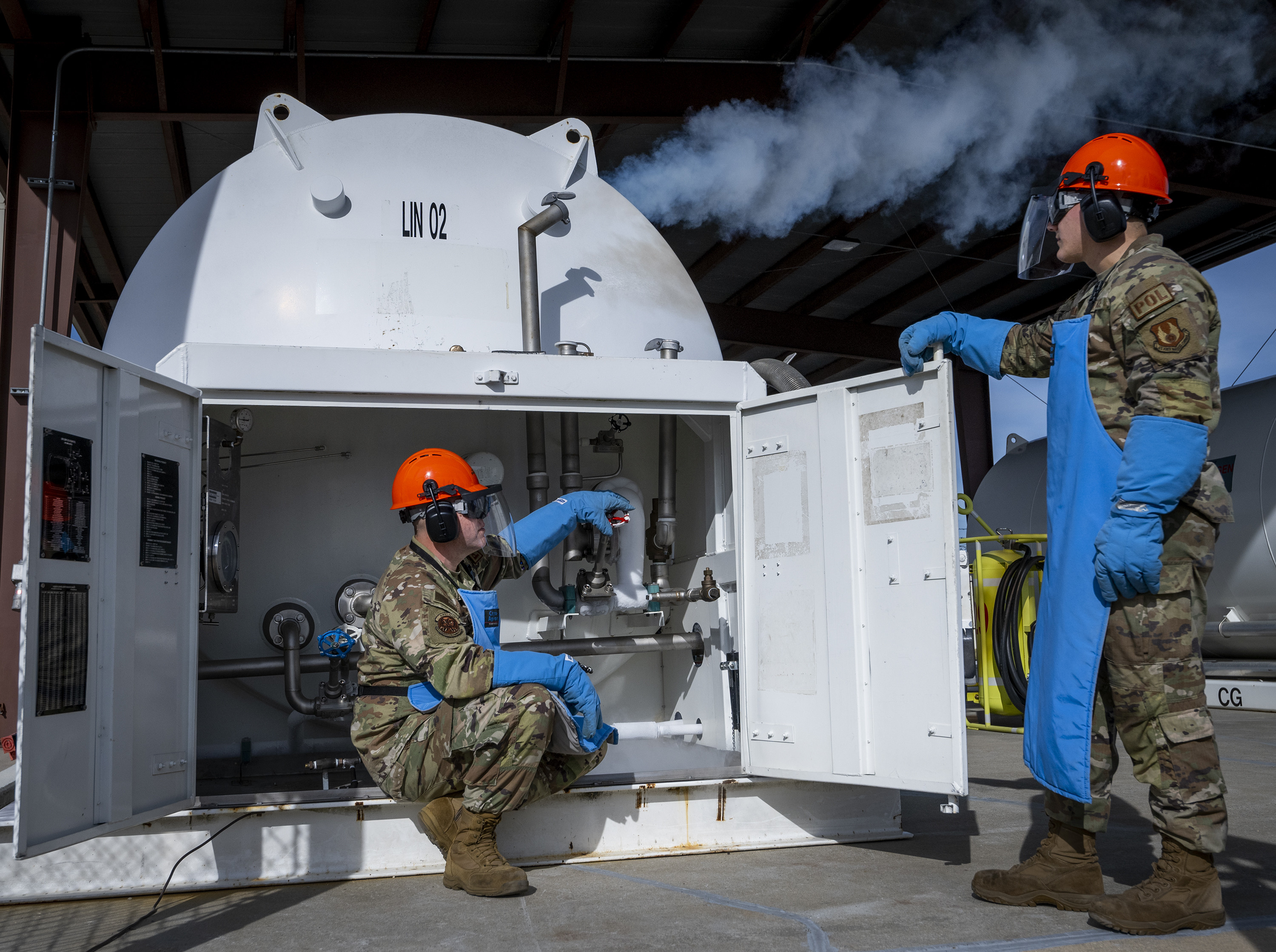 Cryogenics Airmen supply cool fuel for climatic munition test > Wright ...