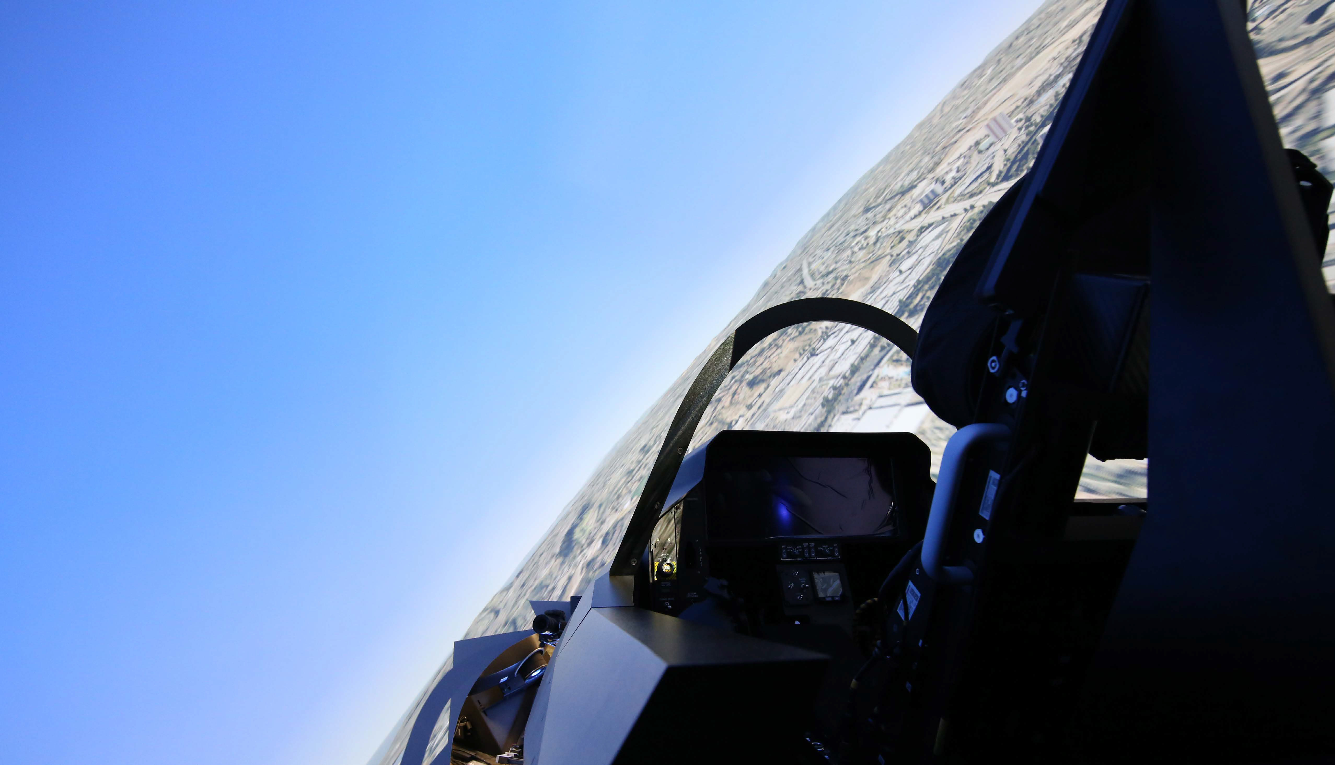 Twisting Mettle: Joint Simulation Environment Gives F-35 Pilots A ...