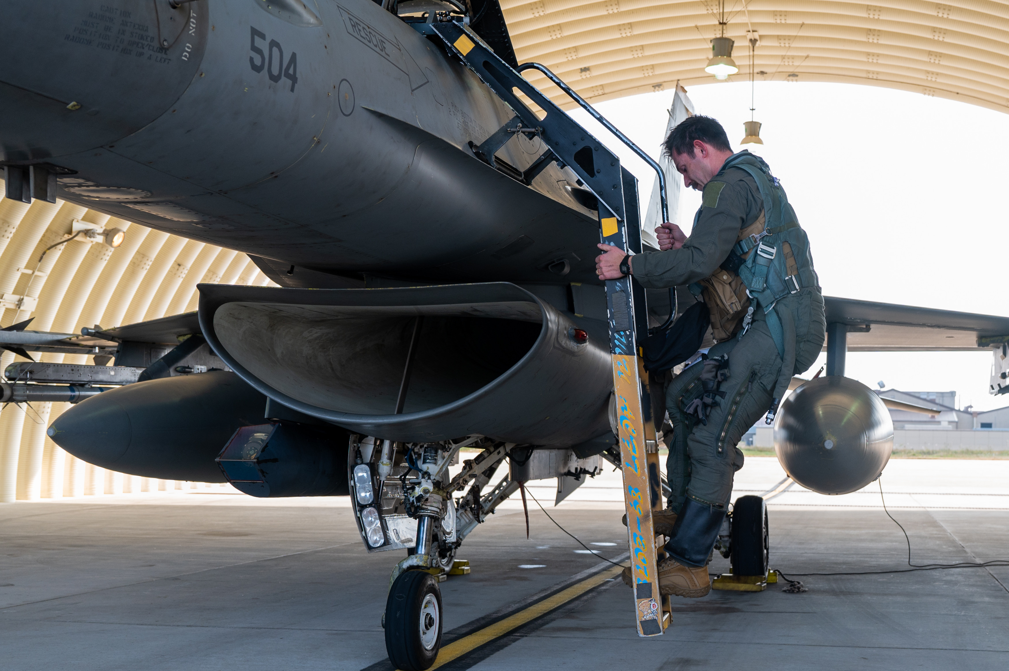 Put to the test: 8 FW pilot completes upgrade certification > Pacific ...