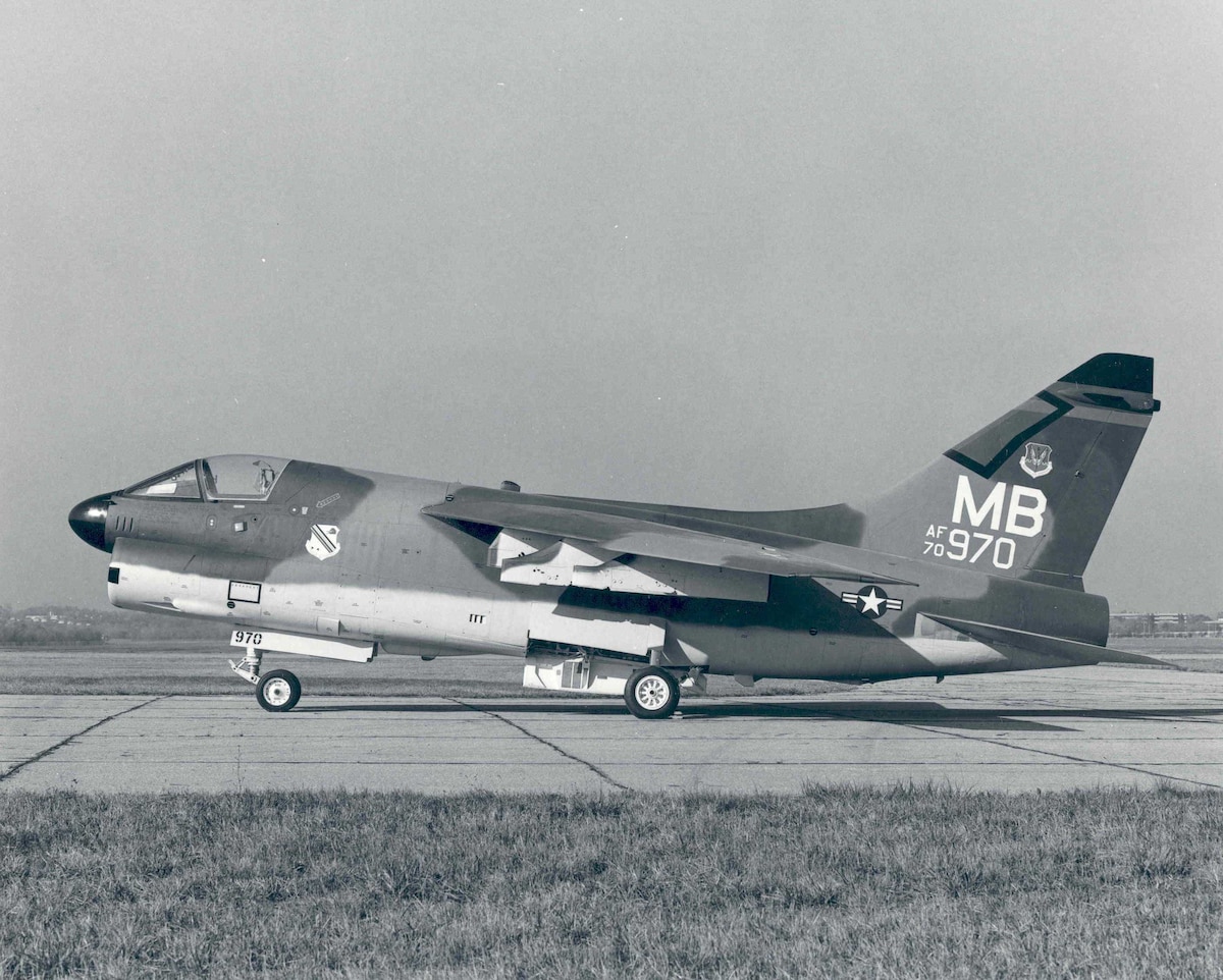 The Right SLUF: What To Know About The Stubby A-7 Corsair II US Cold ...