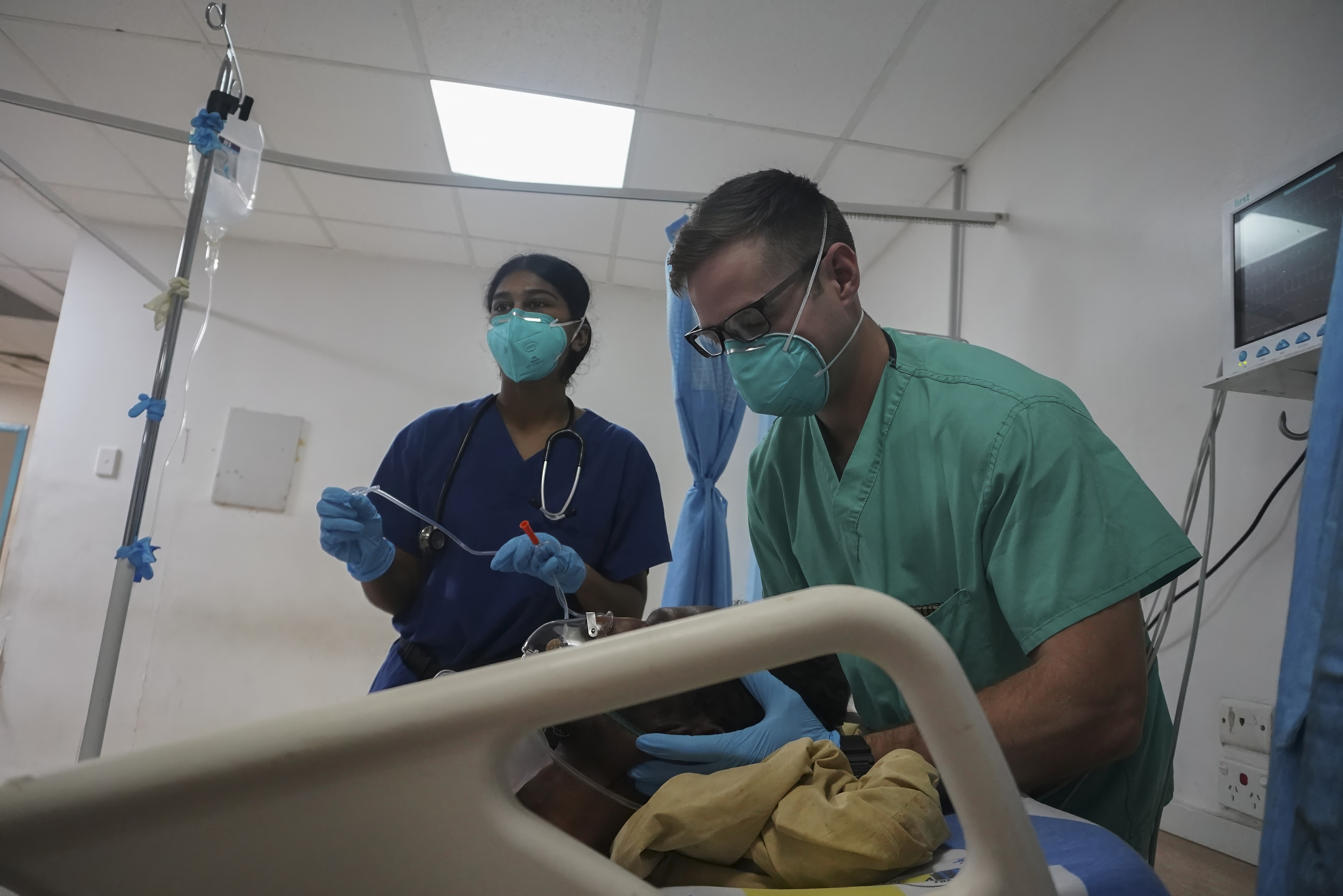 18th MEDCOM, POMGEN team for first ever PNG Trauma Rotation > U.S. Army ...