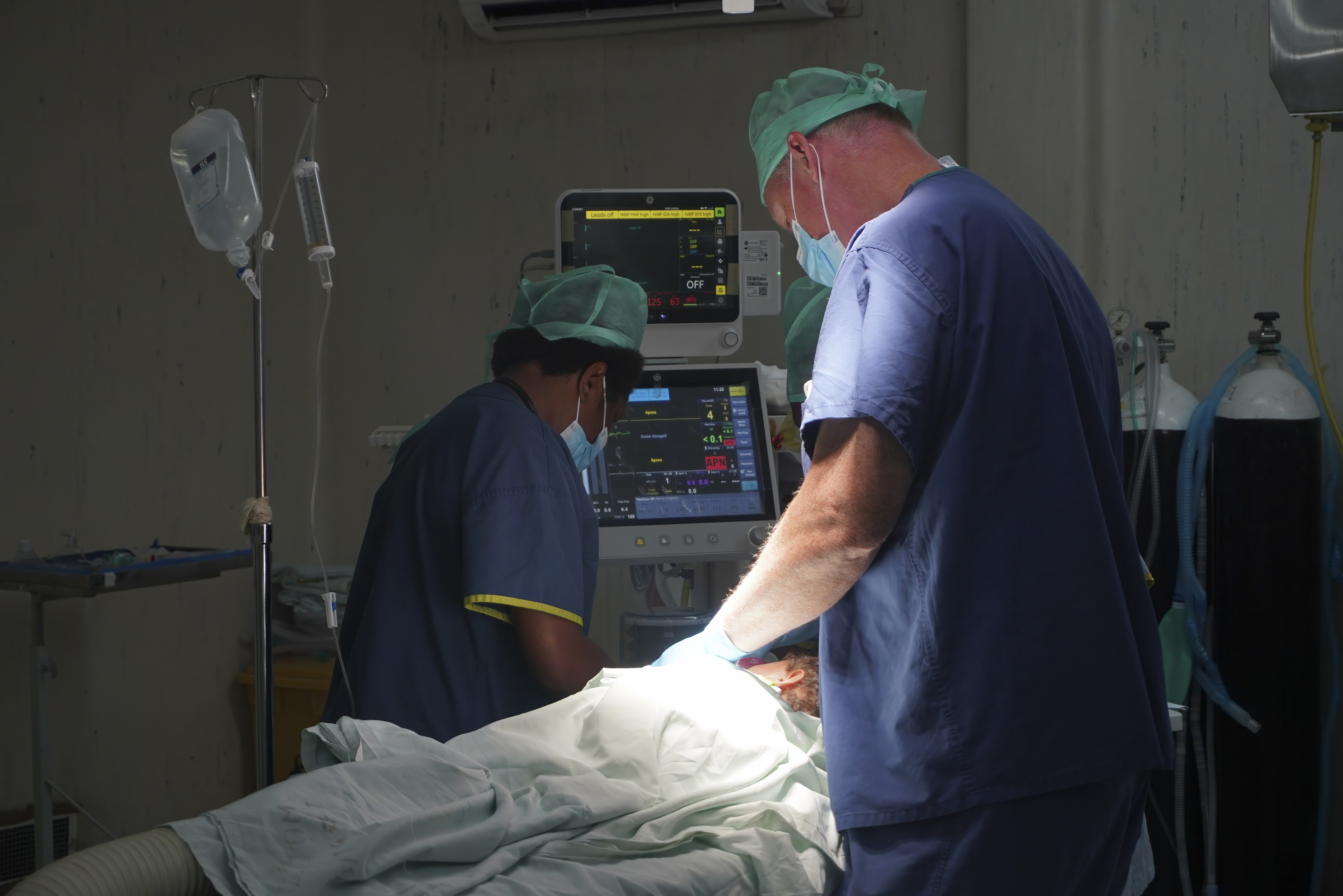 18th MEDCOM, POMGEN team for first ever PNG Trauma Rotation > U.S. Indo ...