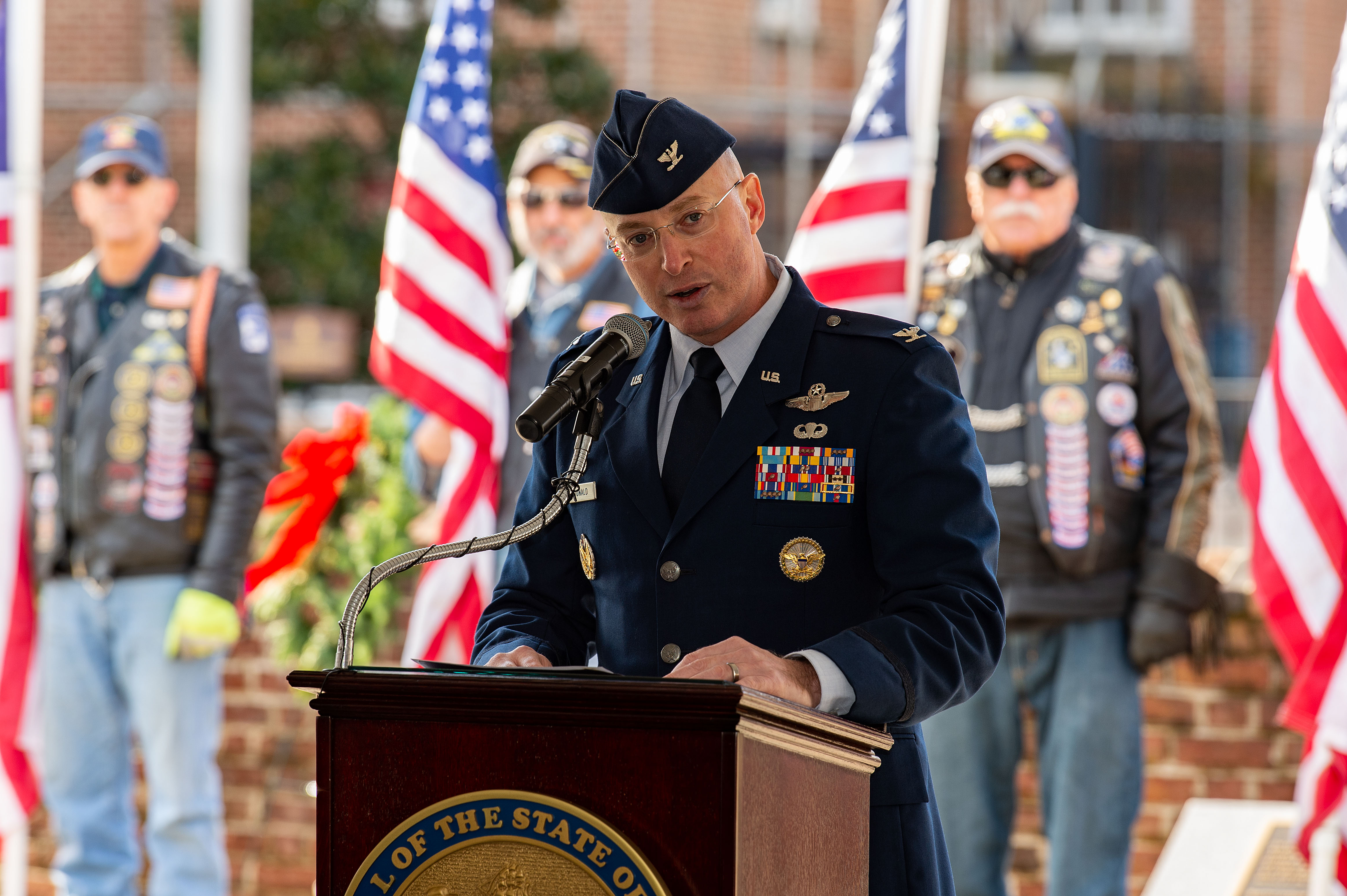 Dover AFB leadership participates in Wreaths Across America ceremony ...