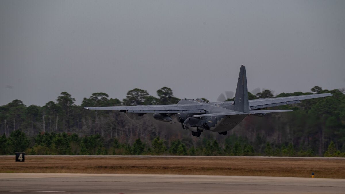Crews on board AC-130J Ghostrider perform "touch-and-go" exercise ...