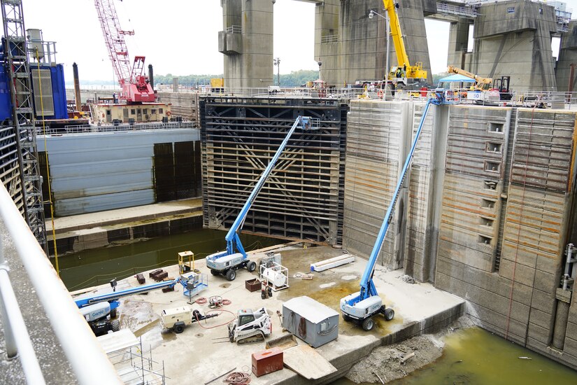 USACE successfully completes gate rehab project at John T. Myers ...