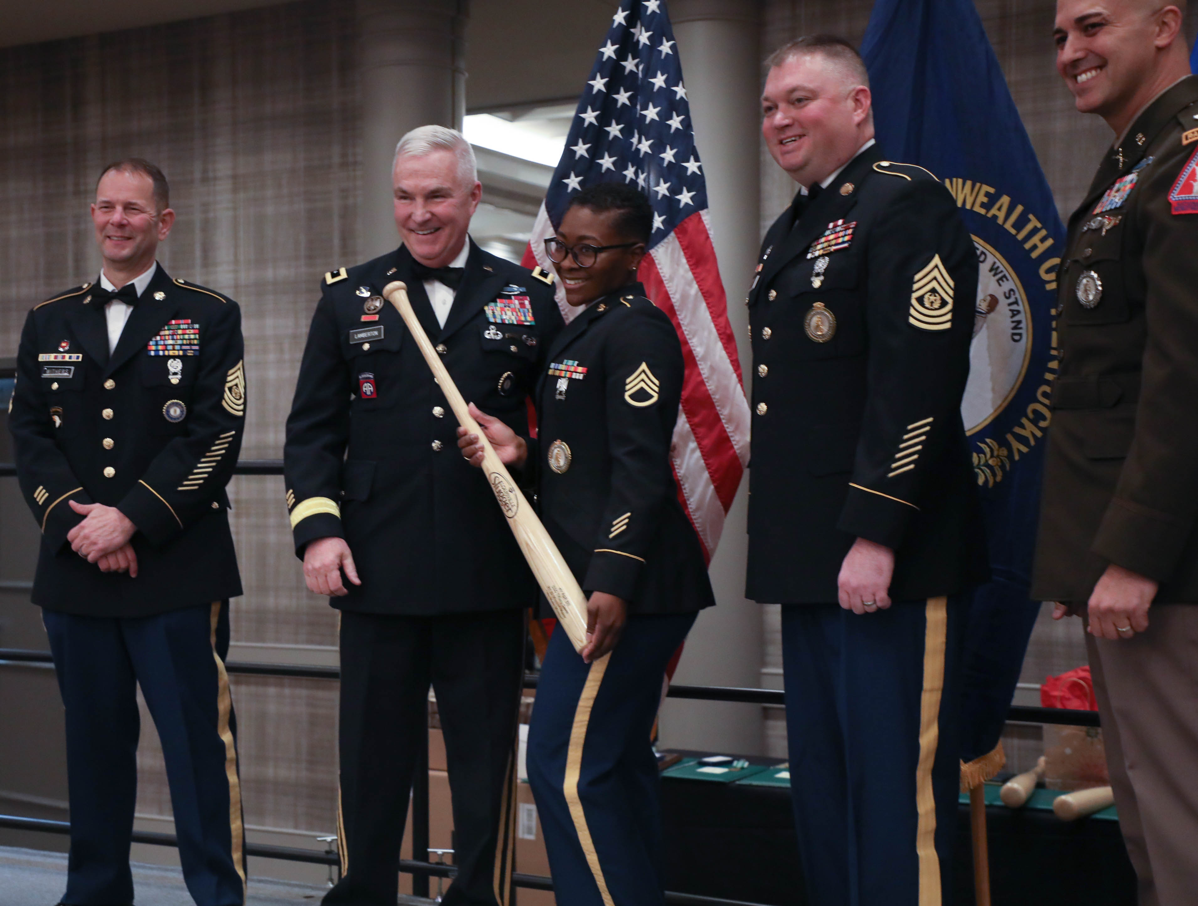 Kentucky Guard Recruiters awarded for hard work > Kentucky Guard > News