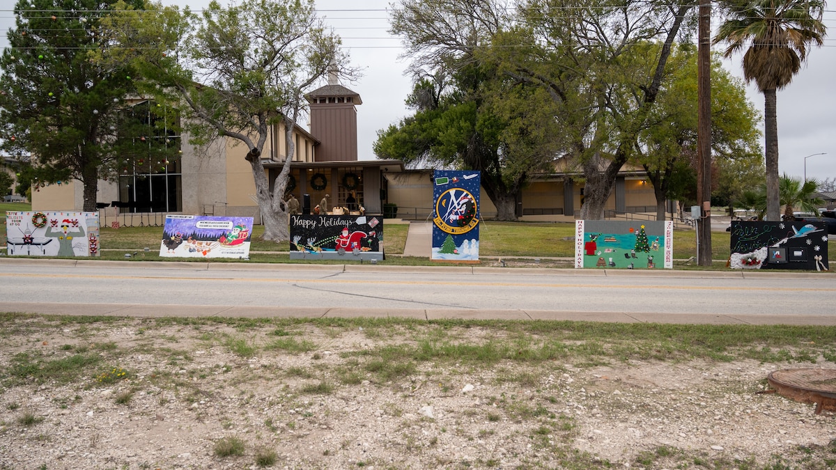 Laughlin holiday tree lighting > Laughlin Air Force Base > Display