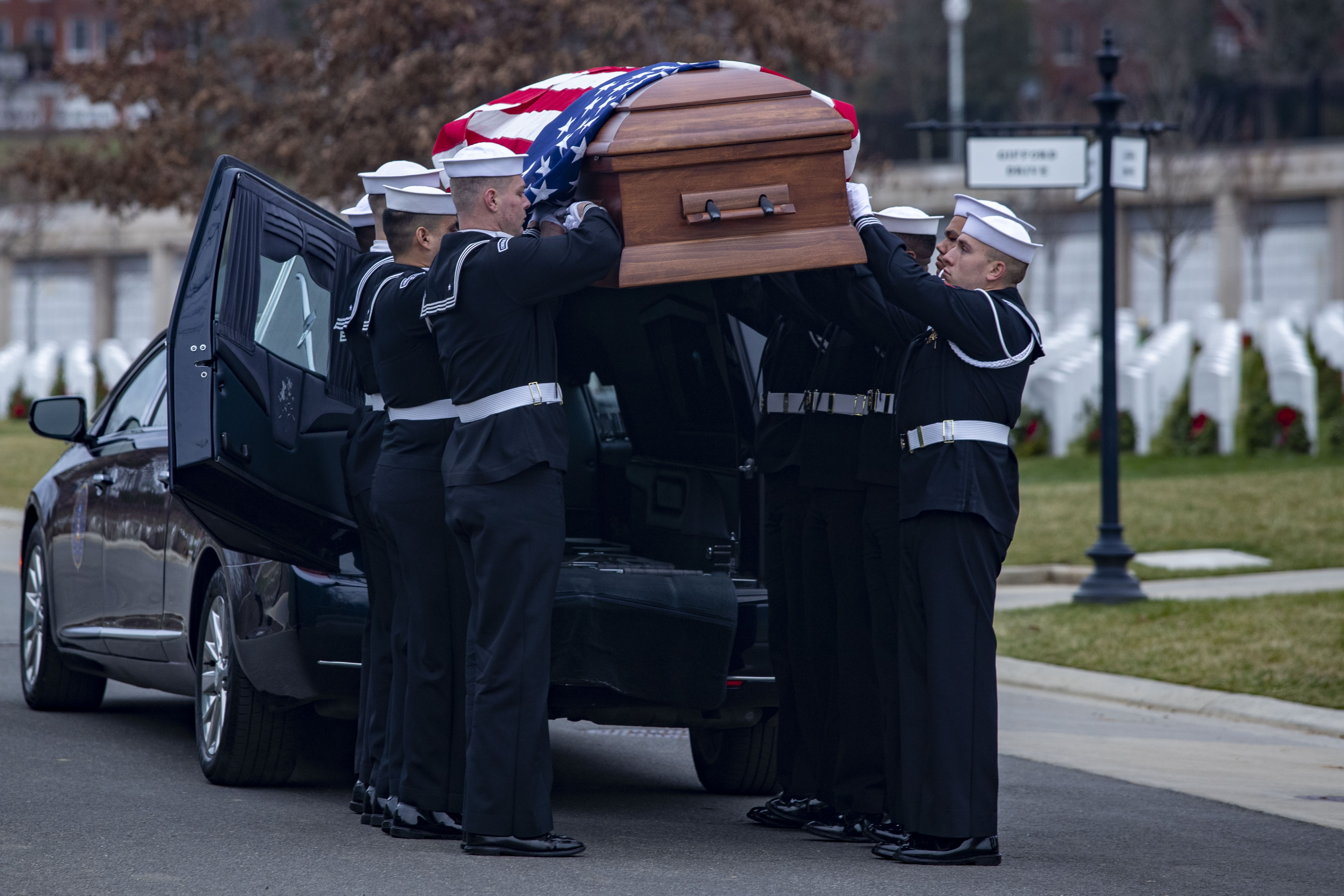 Navy Medal of Honor Recipient Laid to Rest at Arlington > United States ...