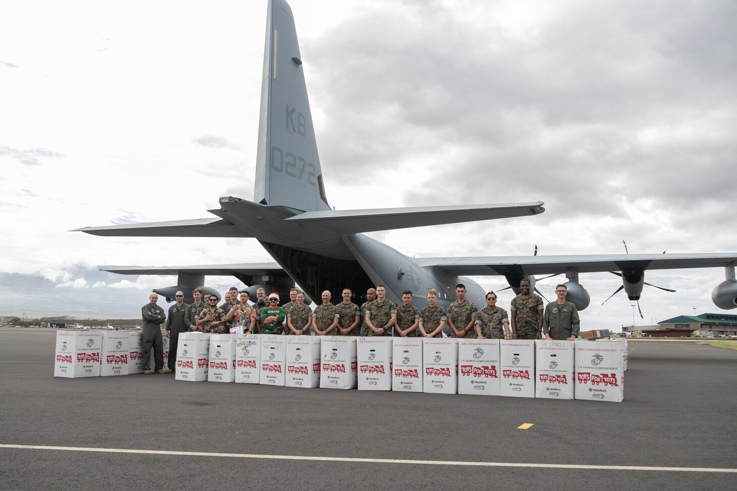 VMGR-153 Supports Toys for Tots in Maui > U.S. Indo-Pacific Command > News Articles