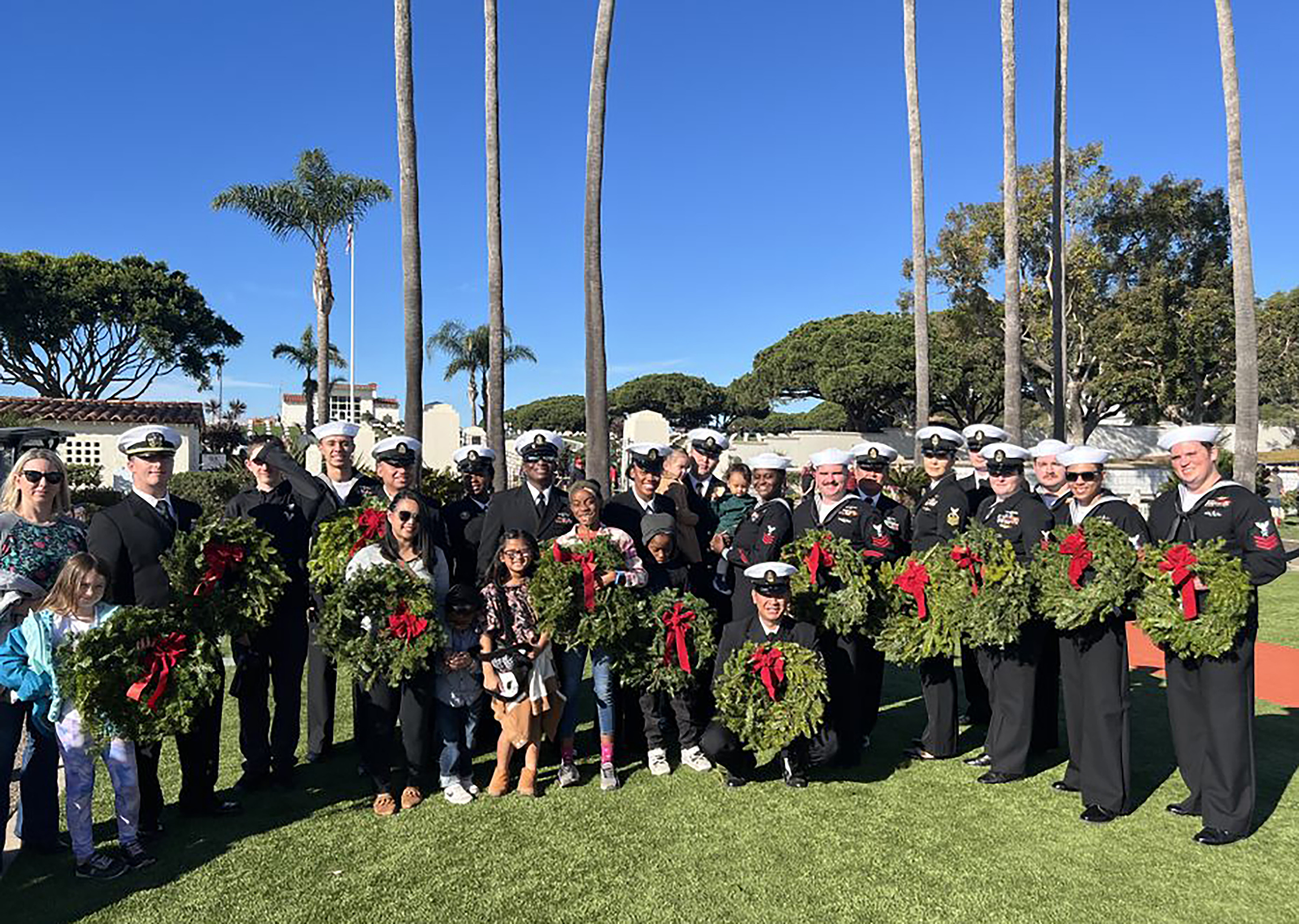IWTC San Diego Sailors Participate in Local Wreath Laying Ceremony ...