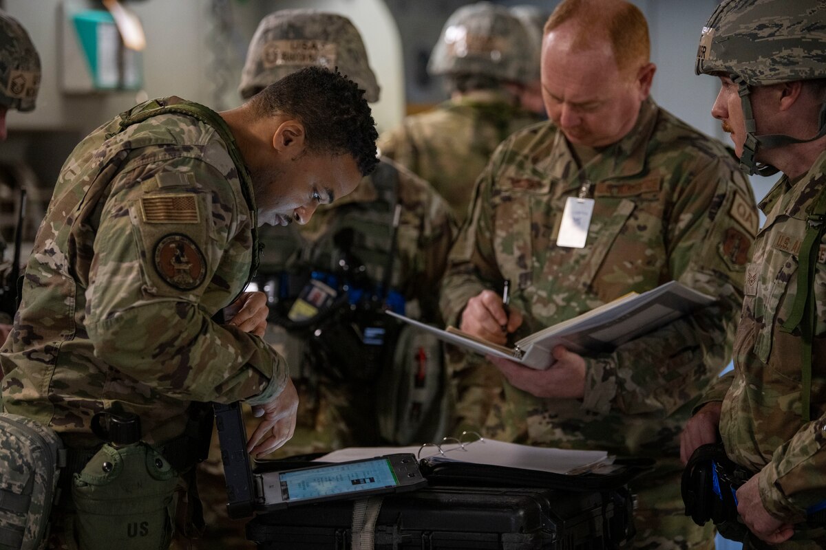 172nd Airlift Wing conducts readiness exercise > 505th Command and ...