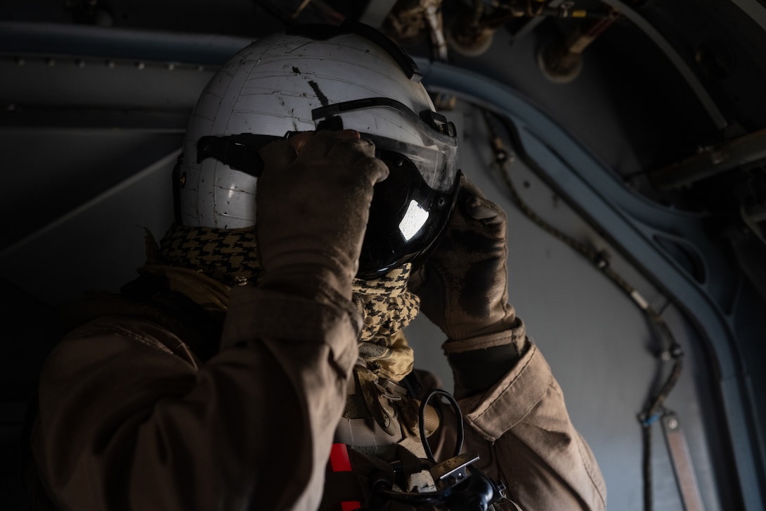 MV-22B external lifts