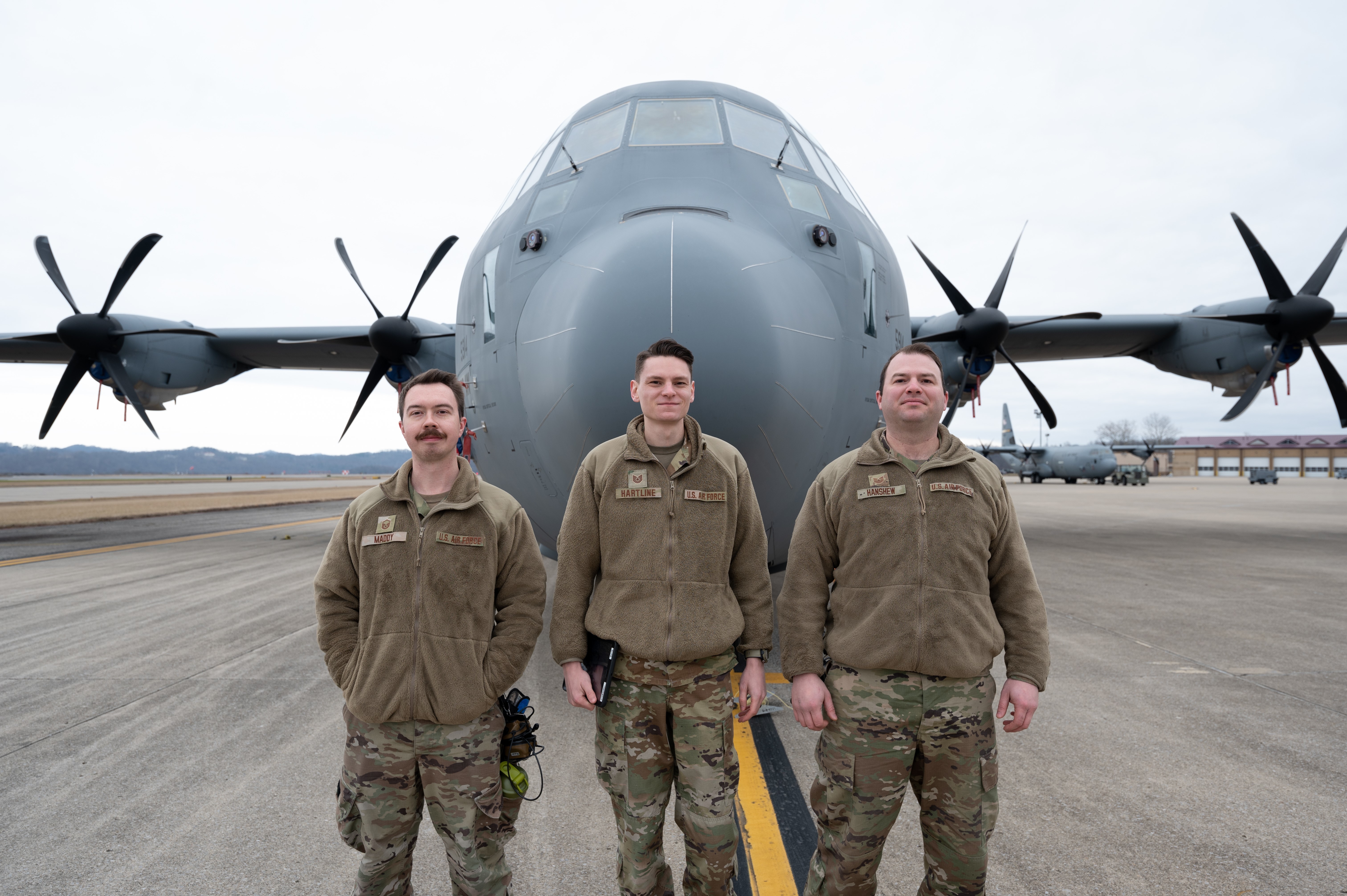 130th Maintenance Airmen Discover Fault in Aircraft Radio Systems > Air ...