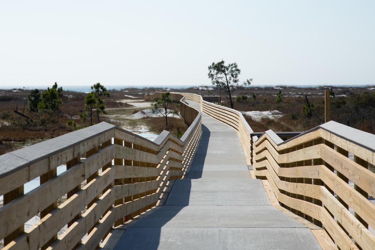 Fun in the sun at NCO Beach > Tyndall Air Force Base > Article Display
