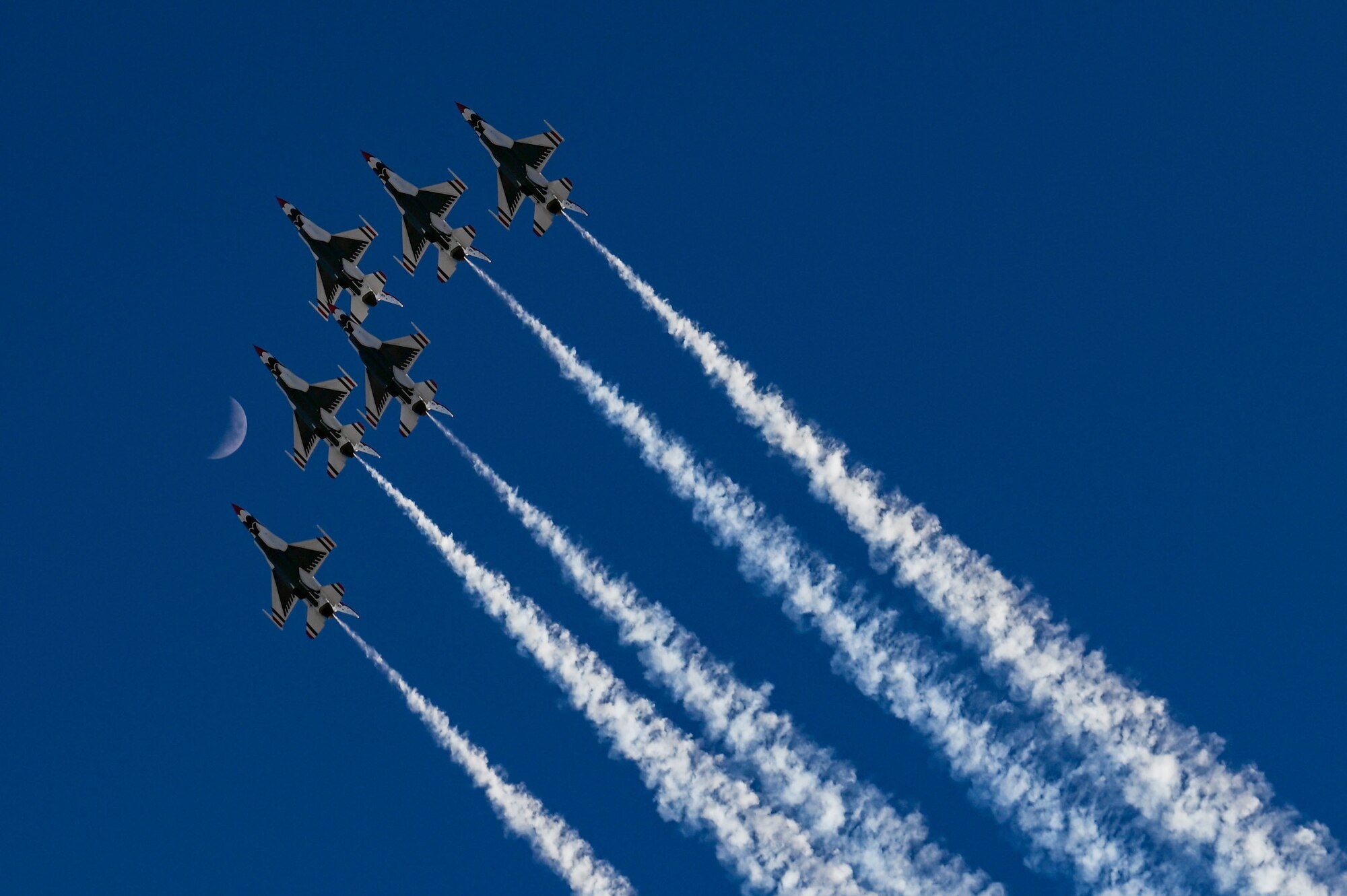 Thunderbirds conduct winter training at Edwards AFB > Edwards Air Force ...