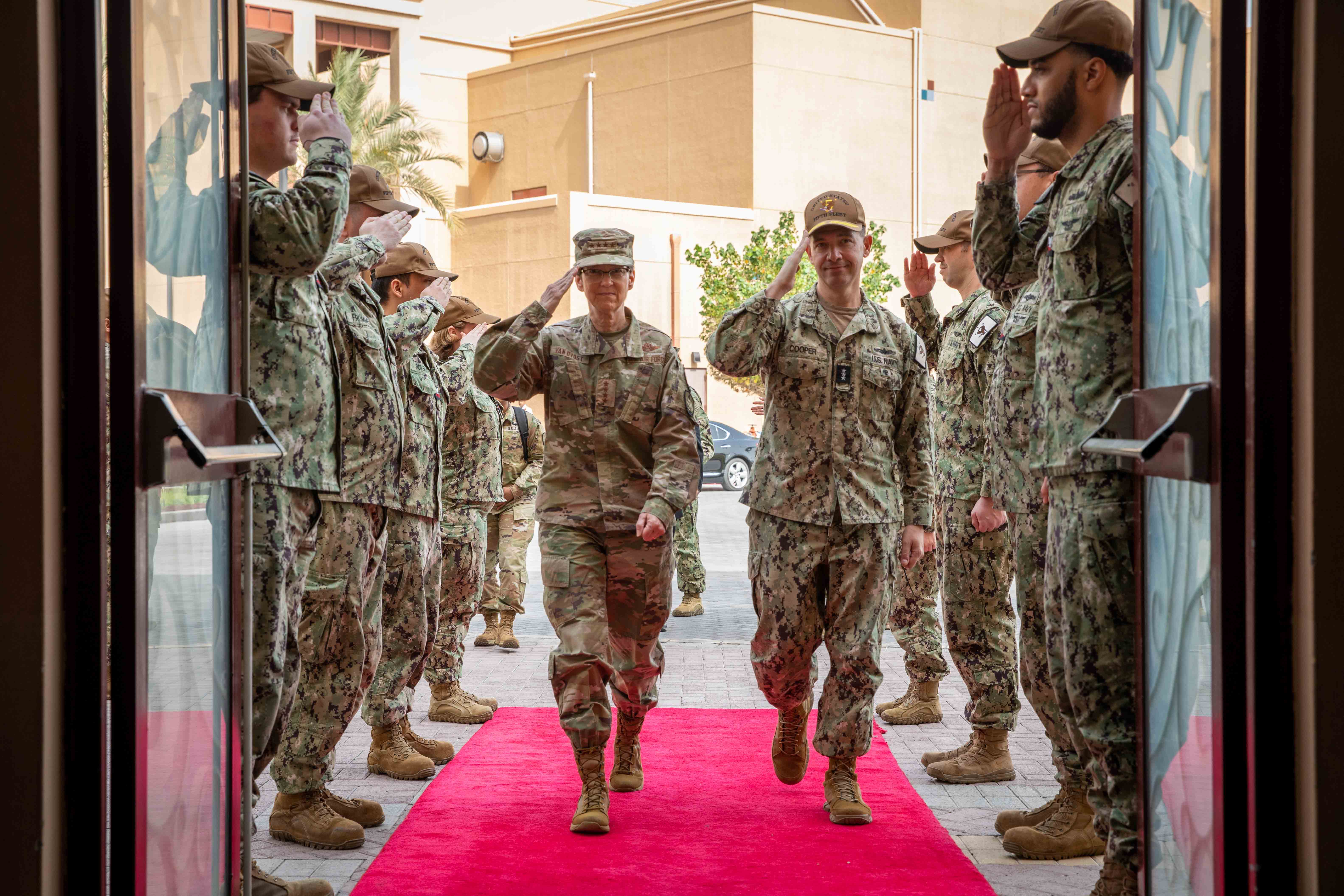 U.S. Transportation Command’s Top Leader Visits U.S. 5th Fleet > United ...