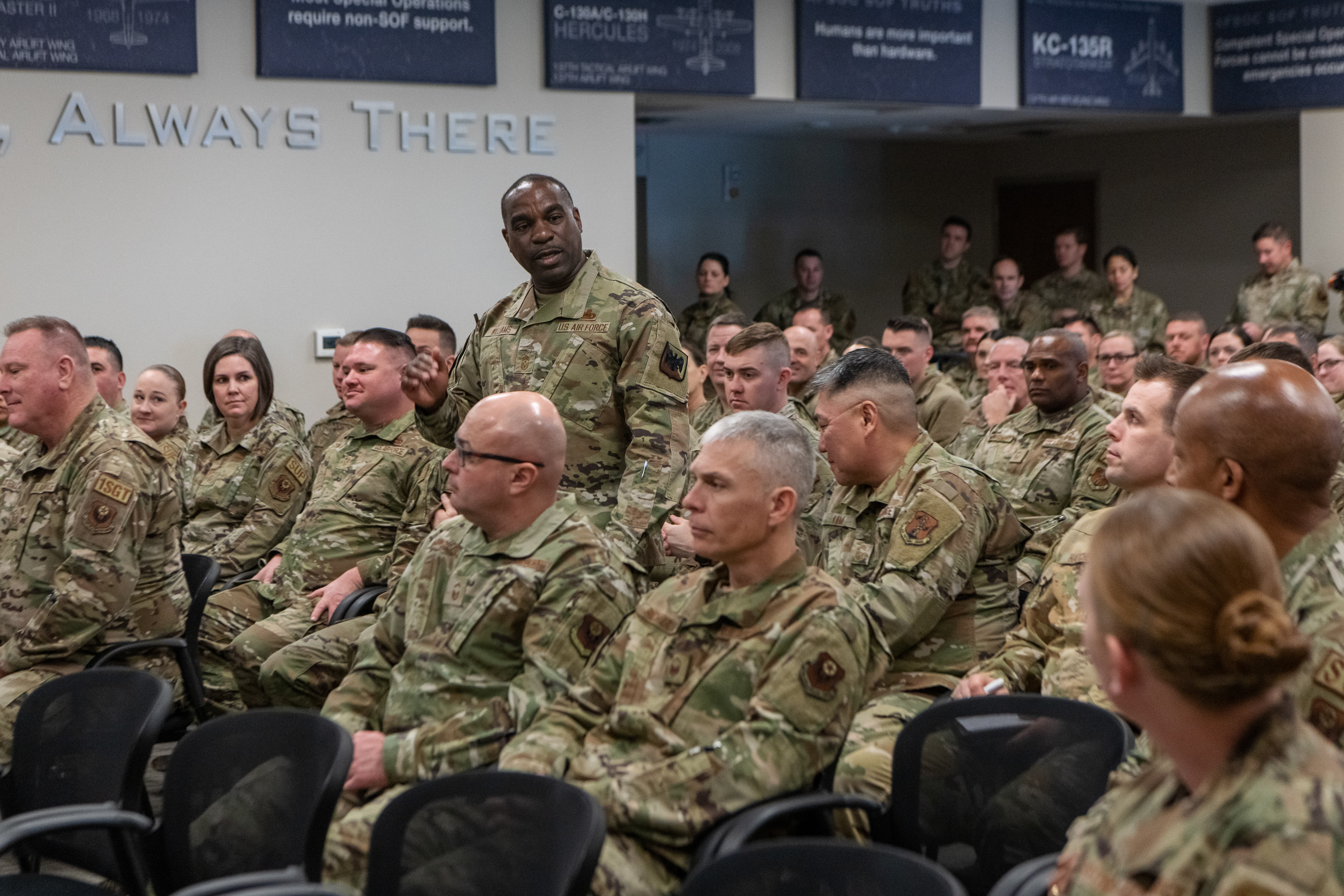 137th SOW hosts the ANG command chief > Air National Guard > Article ...