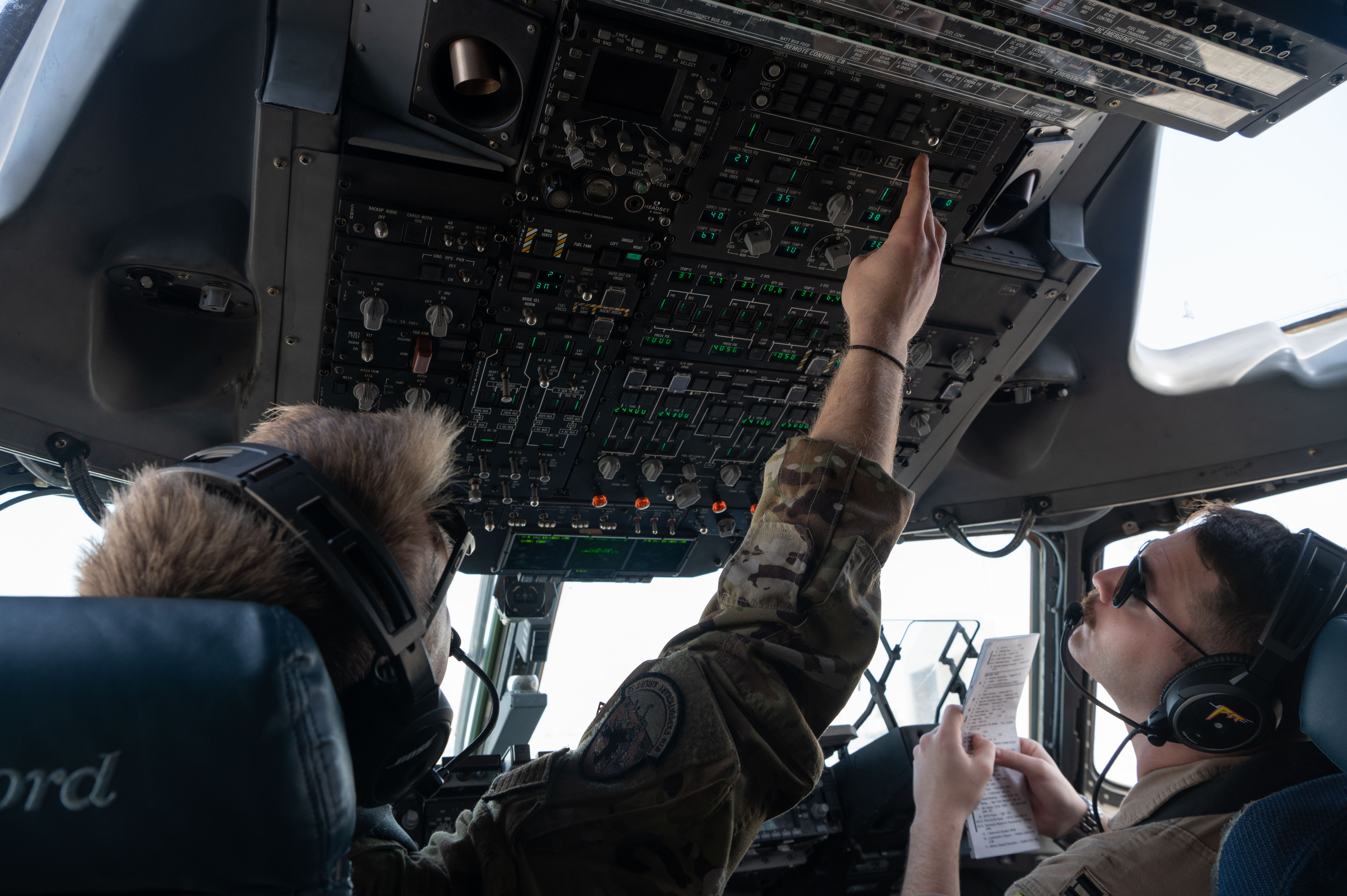 C-17 Ops: Flying > Air Mobility Command > Article Display