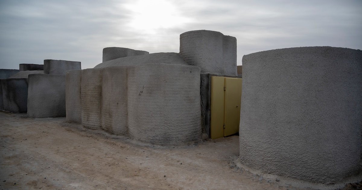 Building up bunkers > U.S. Air Forces Central > News