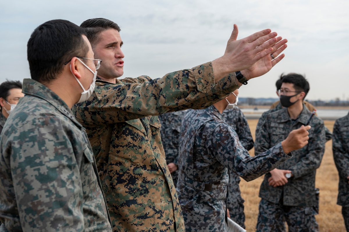 US Marines train Mobile ATC system at Yokota > 505th Command and ...