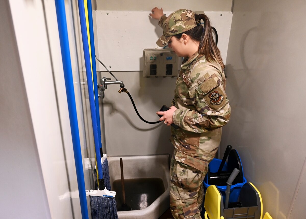 Tough AF Jobs: Pest Management > Team McChord > Article Display
