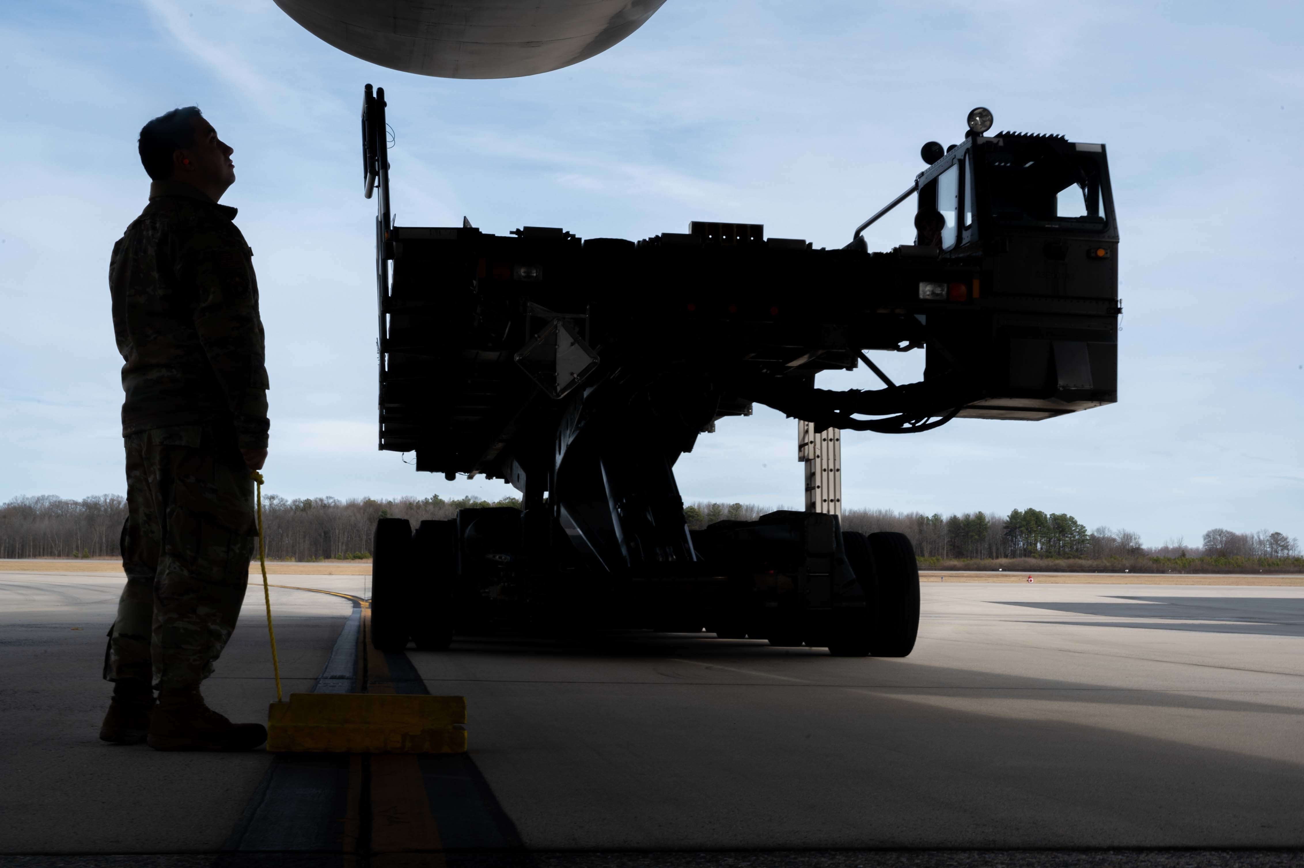 436th APS Airmen move the mission > Dover Air Force Base > News