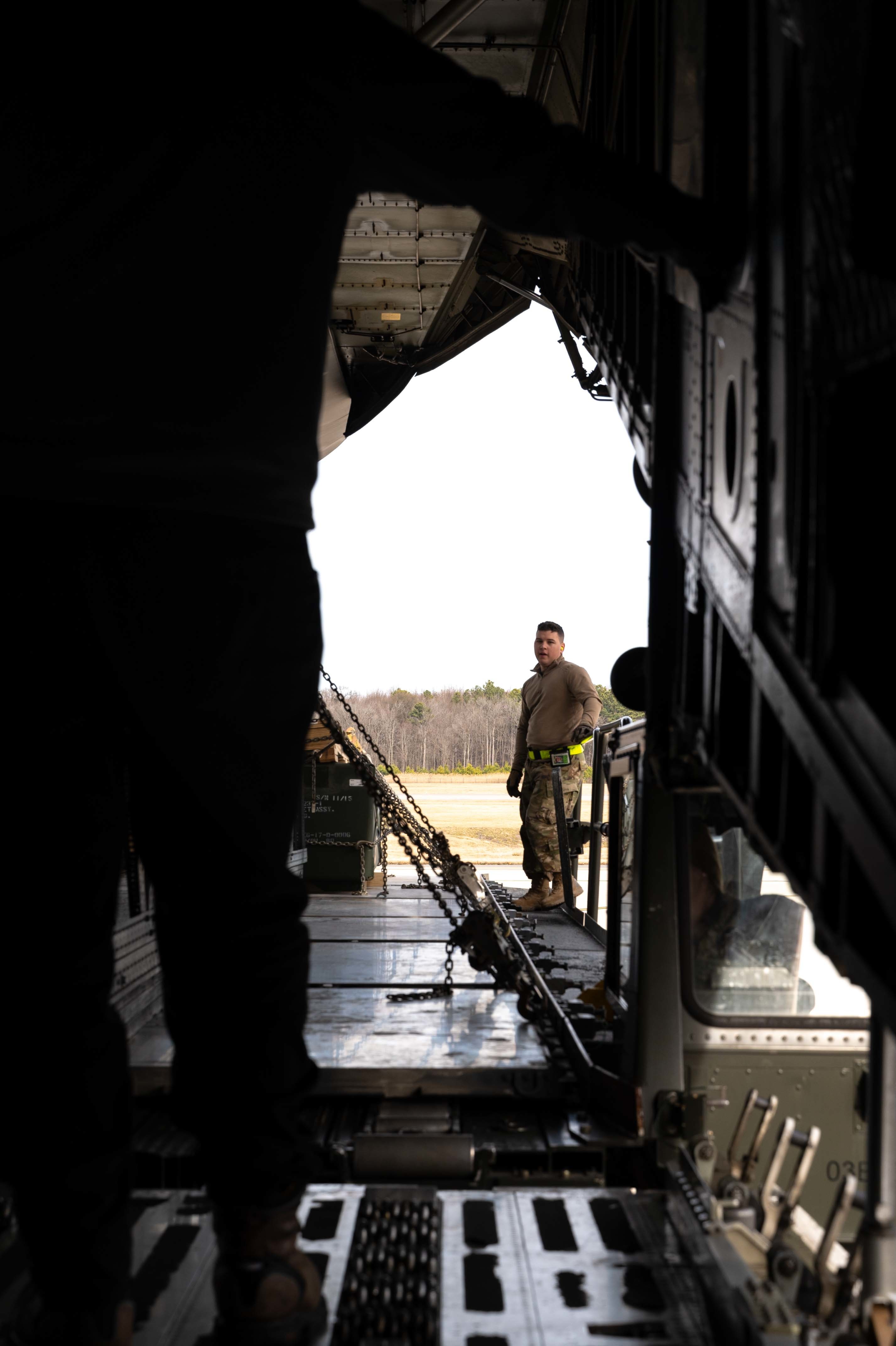 436th APS Airmen move the mission > Dover Air Force Base > News
