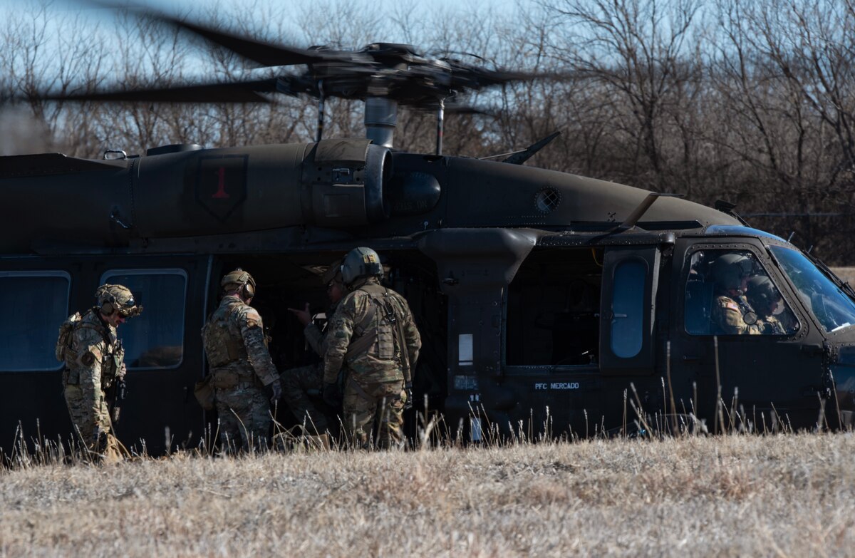 22 SFS conducts helo training with U.S. Army > Air Mobility Command ...