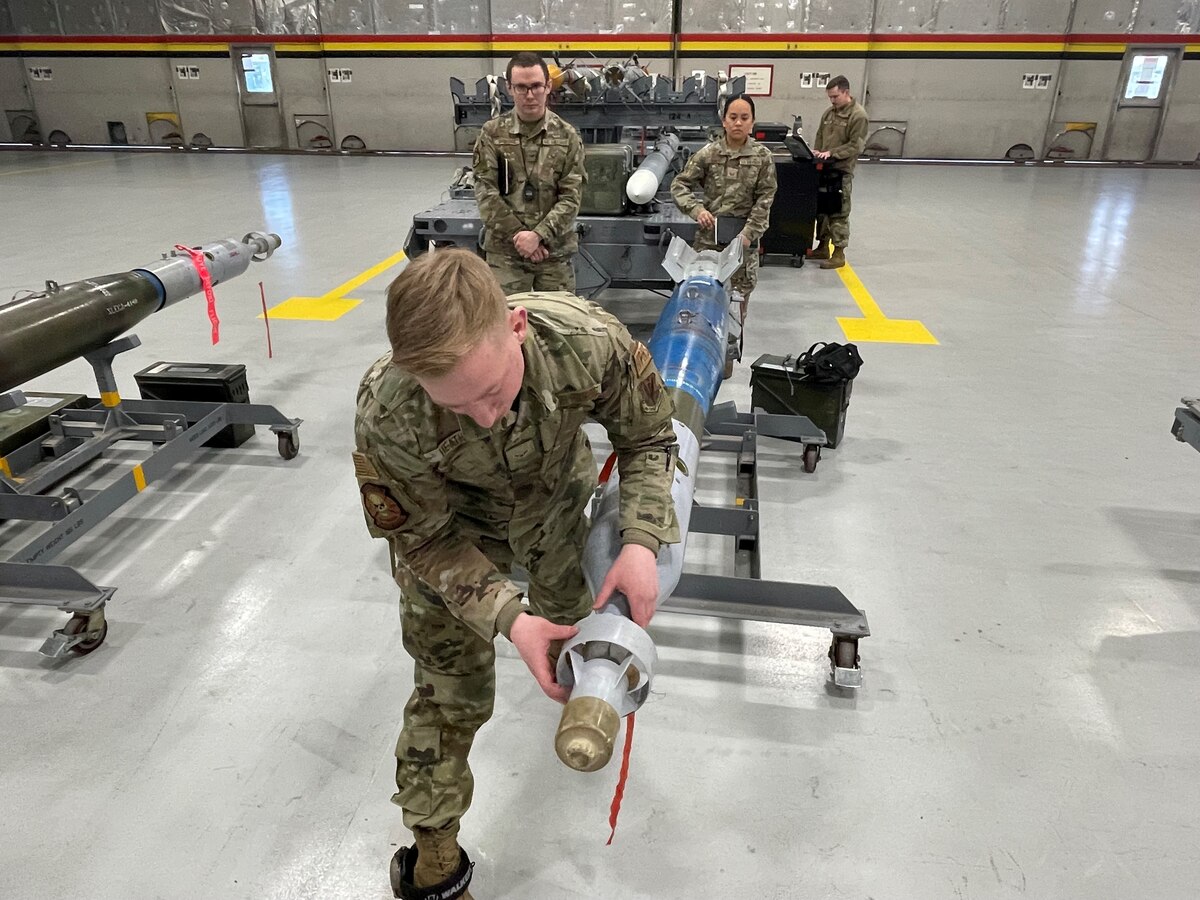 Training in the load barn vital for weapons troops > 388th Fighter Wing ...