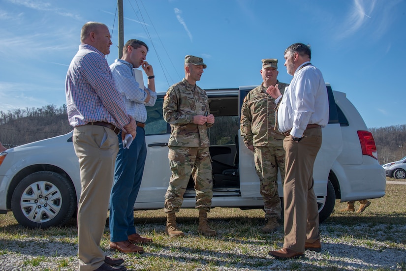 Lt. Gen. Scott A. Spellmon visits Huntington District > Great Lakes and ...