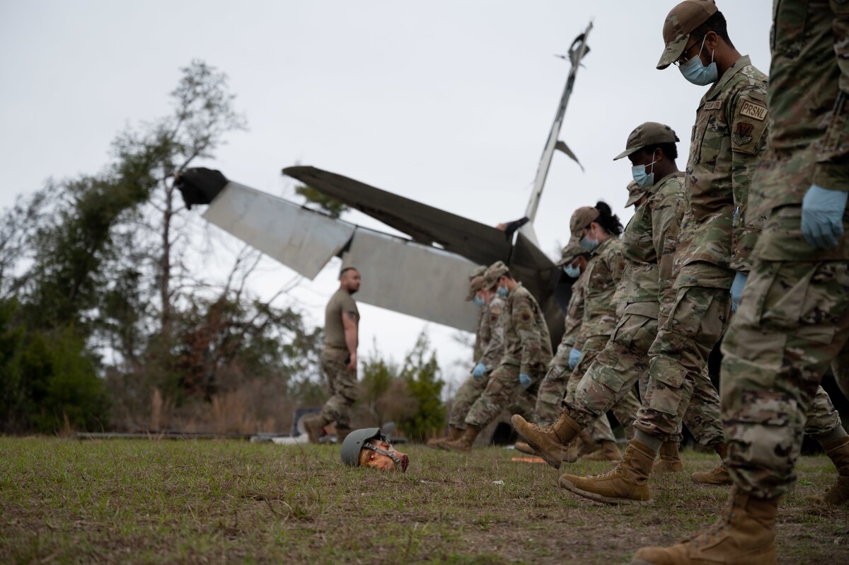 HSRT keeps 325th FSS deployment ready > Air Combat Command > Article ...