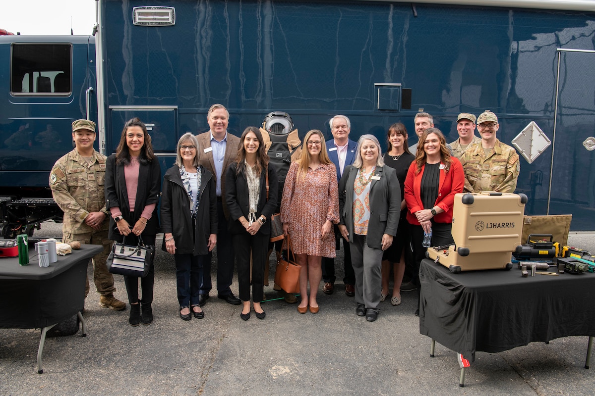 Honorary Commanders tour LRAFB; simulate deployment line > Little Rock ...