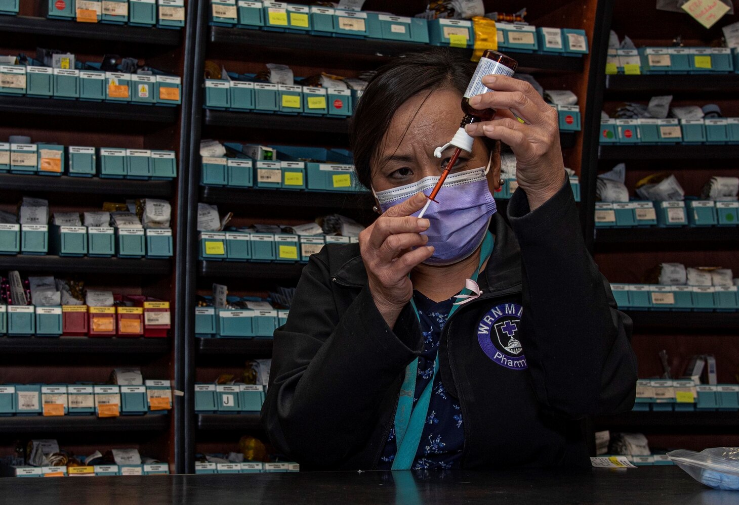 WRNMMC Recognizes Navy’s Civilian Pharmacist of the Year, Electronic ...