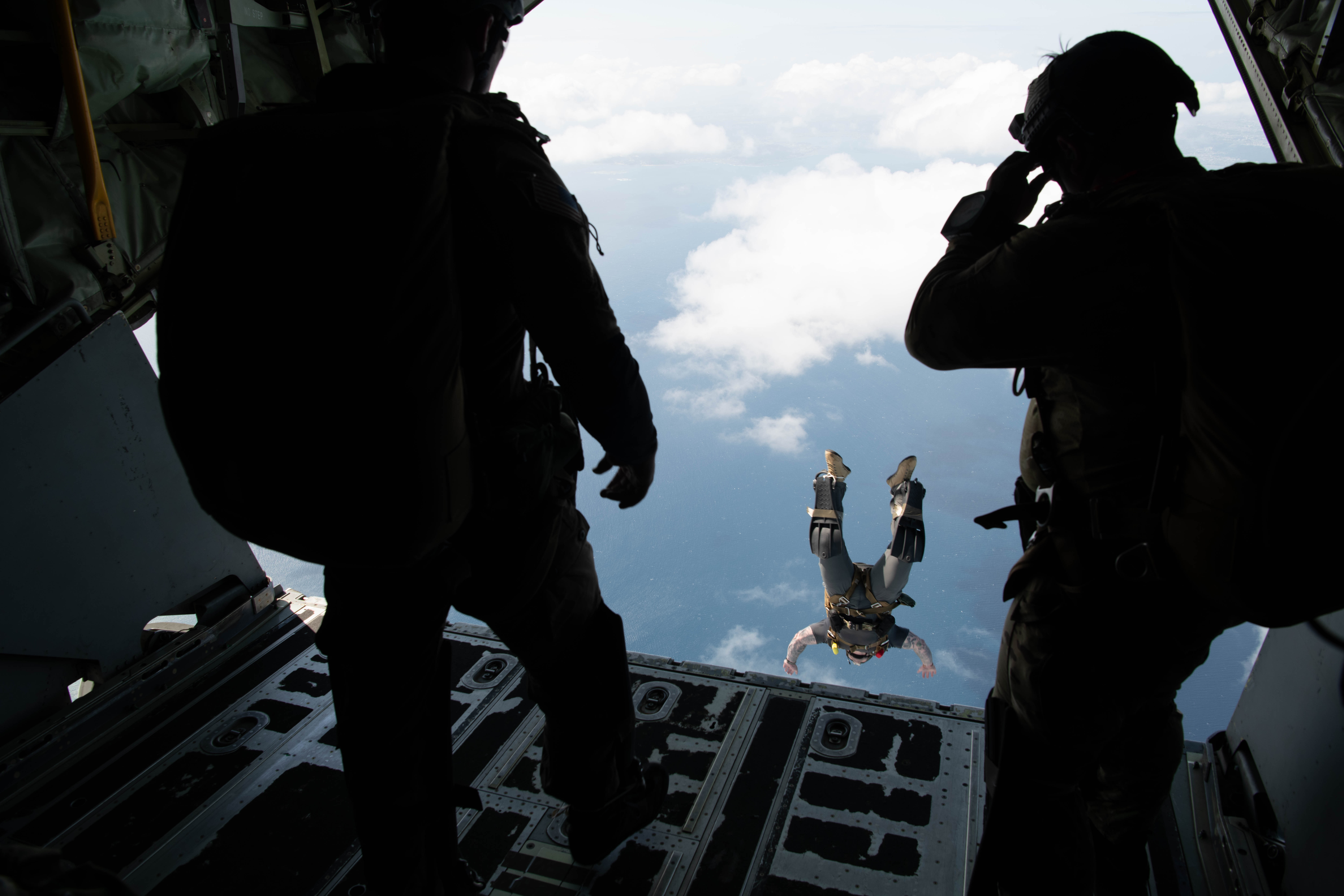 31st RQS, 1st SOS conduct jump training > Kadena Air Base > News