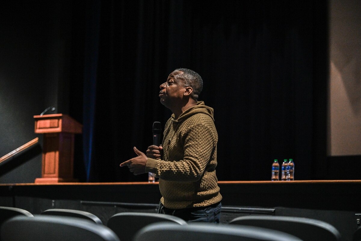 Herk Nation gets connected > Air Mobility Command > Article Display