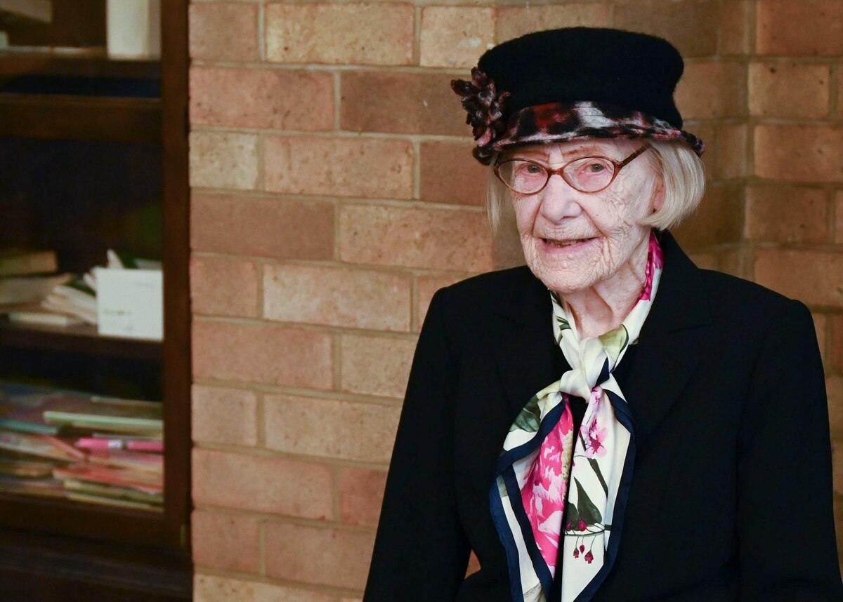 Harold Williams: Artist behind community center’s Bob Hope portrait ...