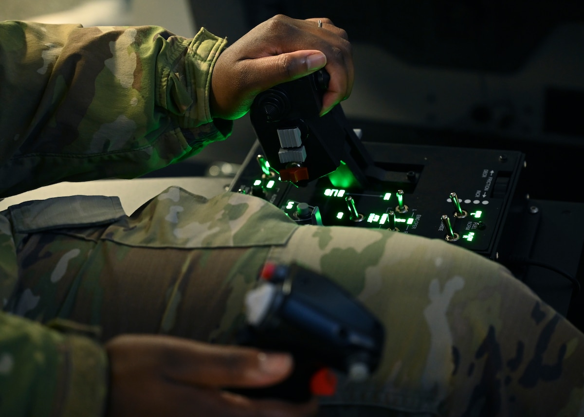 Team McChord Airmen experience pilot training at Columbus AFB > Team ...
