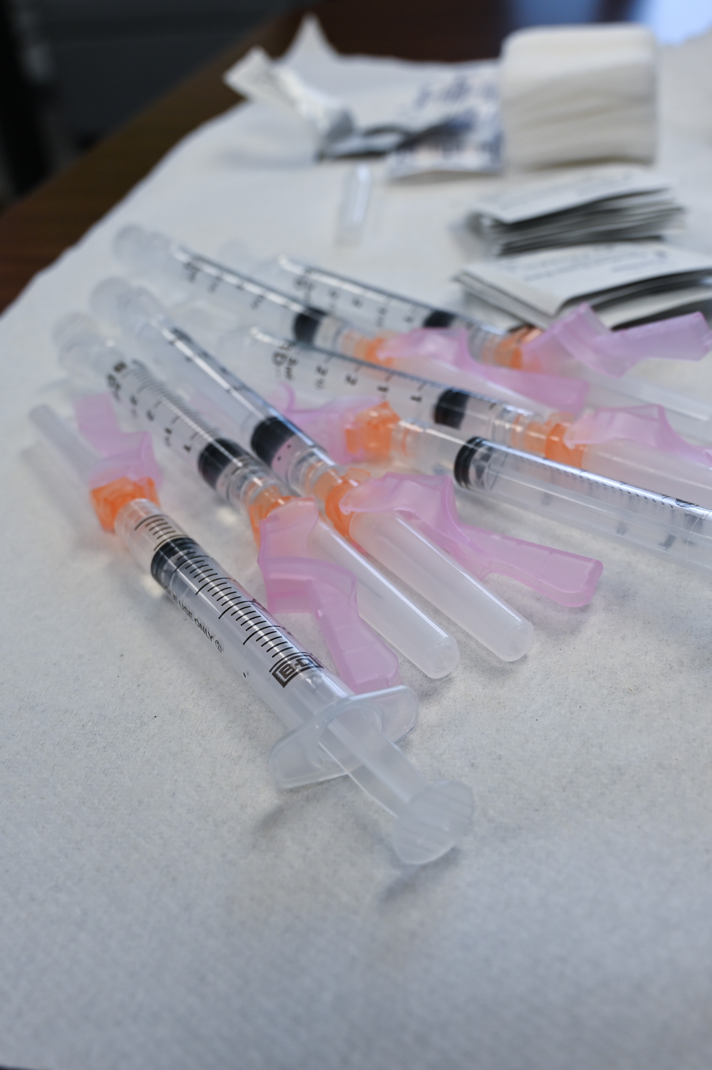 Medical technicians administer flu vaccine > 507th Air Refueling Wing ...