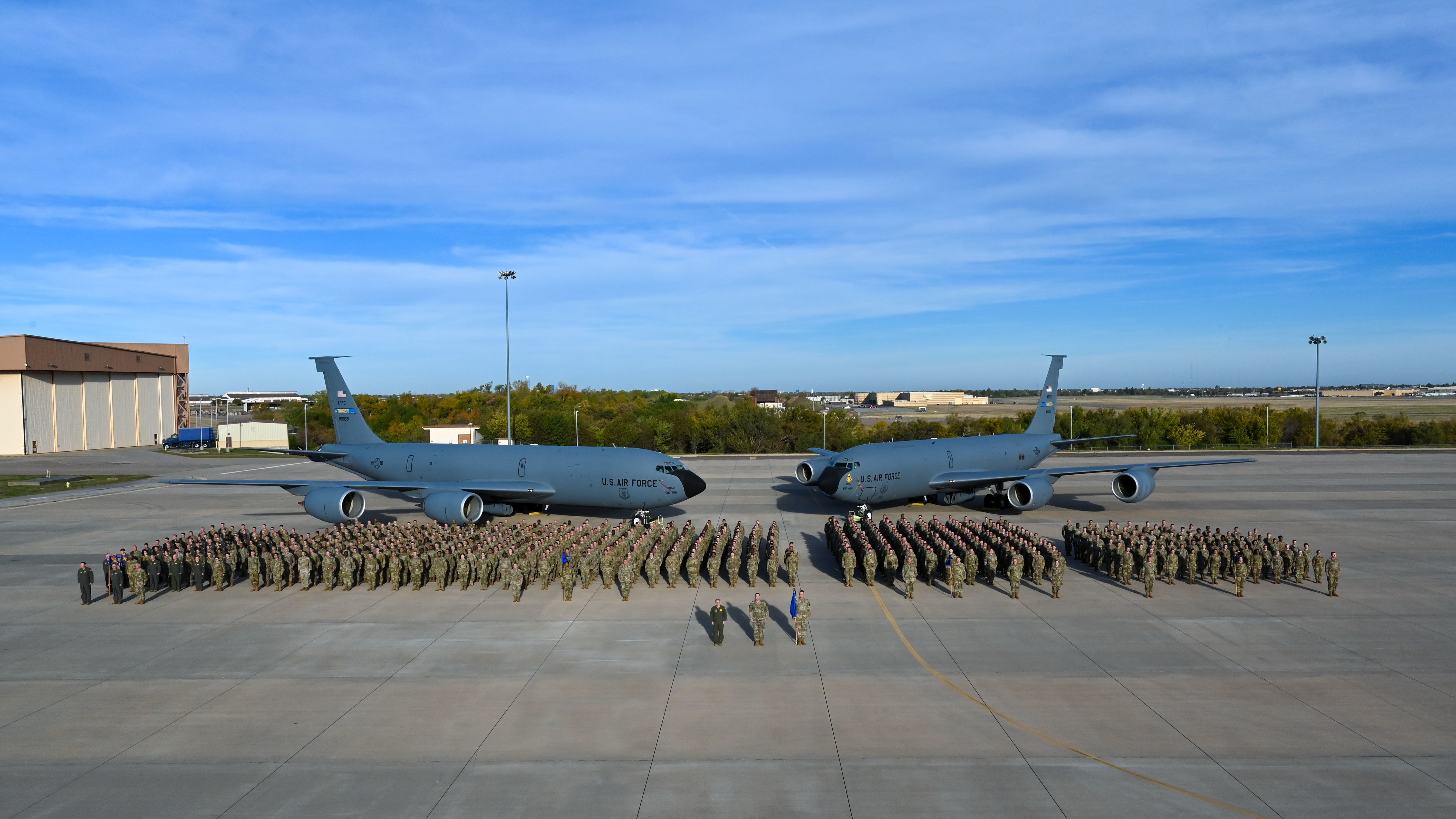 Wing takes 50th anniversary photo