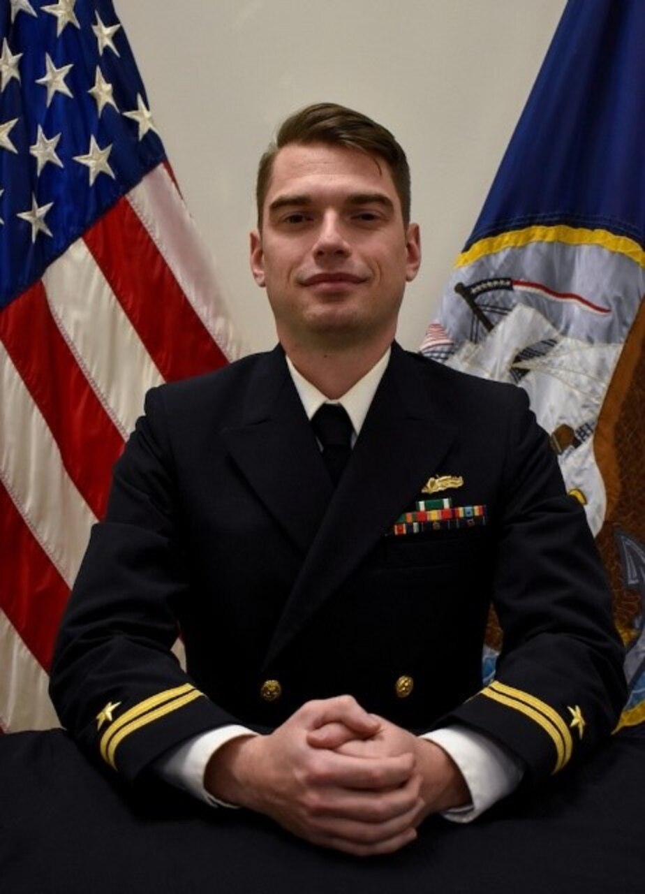 XO > Commander, Navy Region Mid-Atlantic > Bio Detail