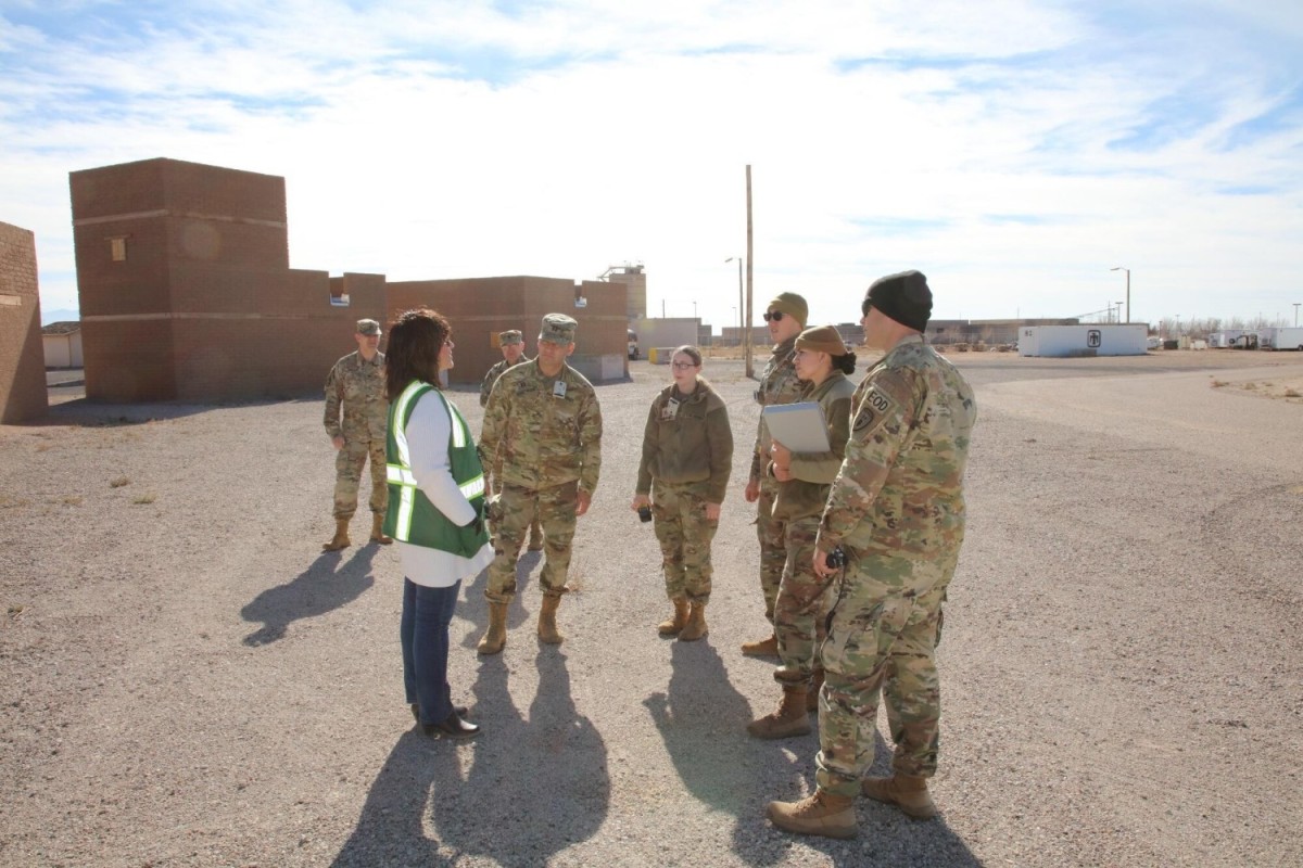 US Army units hone skills together at Defense Nuclear Weapons School ...
