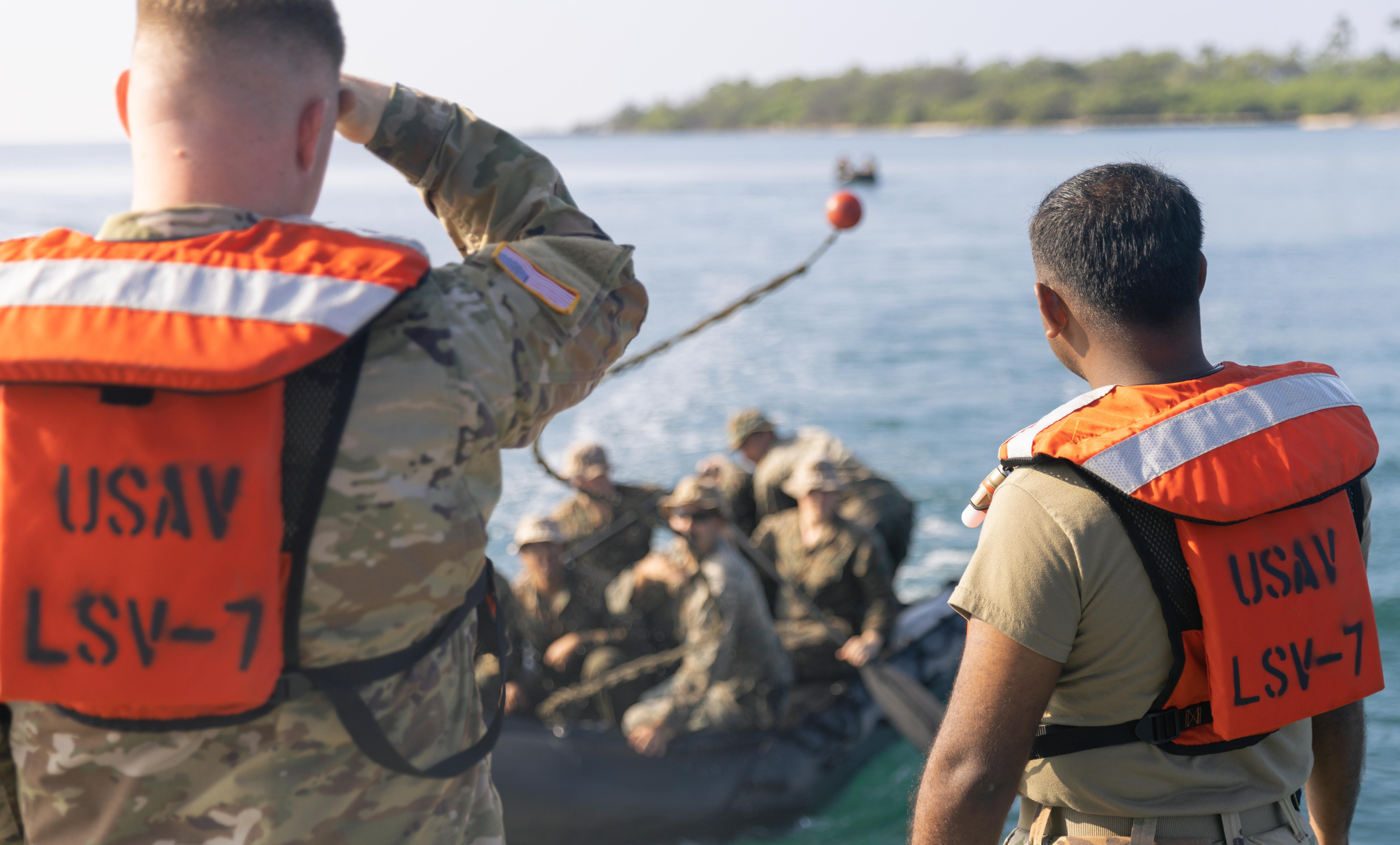 8th TSC Army Mariners aboard U.S. Army Logistic Supply Vessel 7 SSGT ...
