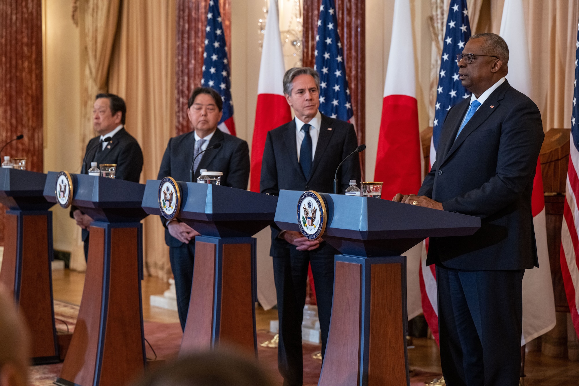 U.S. and Japanese Leaders Chart Path to Strengthen 'Cornerstone ...