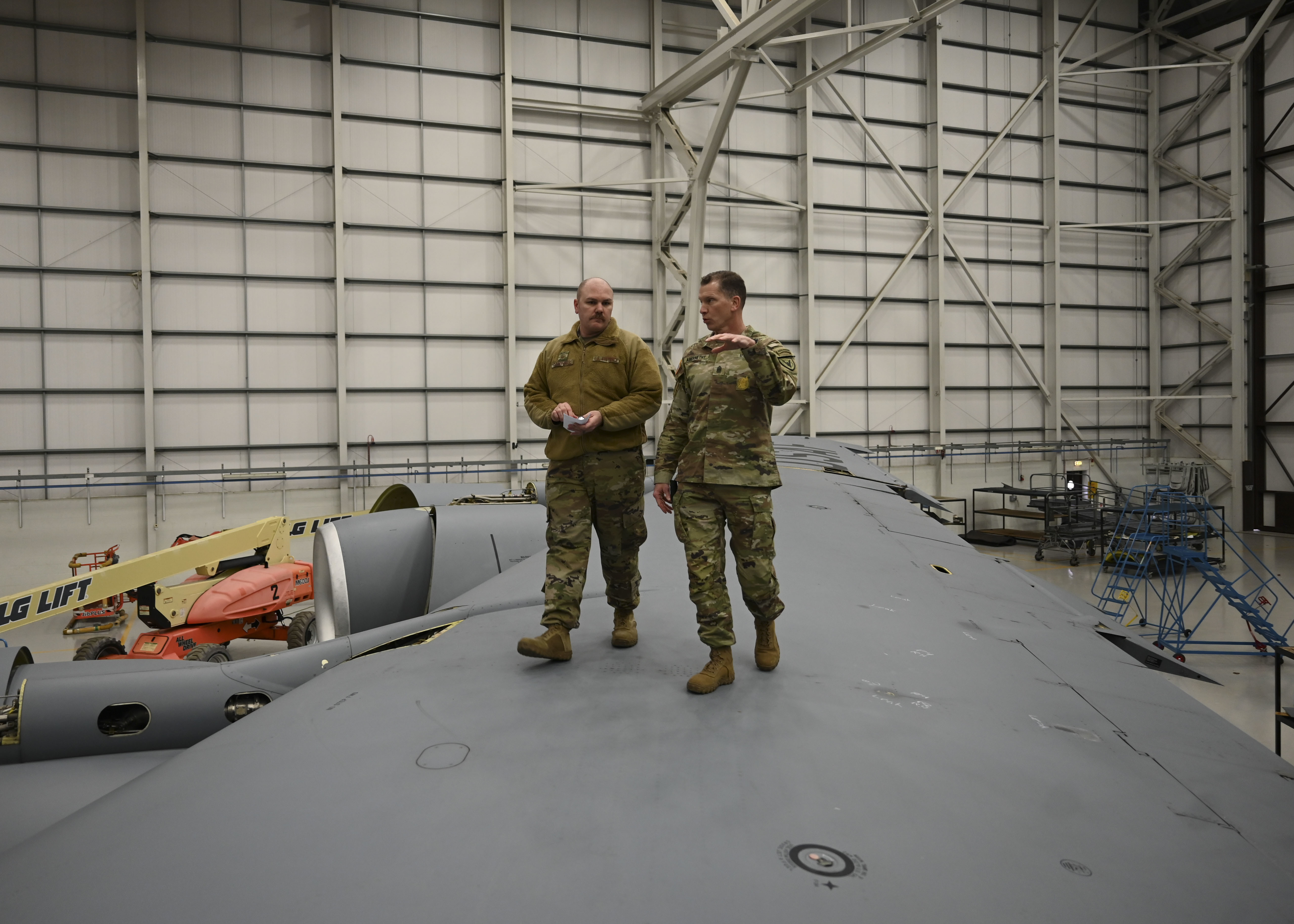 Command Sergeant Major Abernethy visits Royal Air Force Mildenhall ...