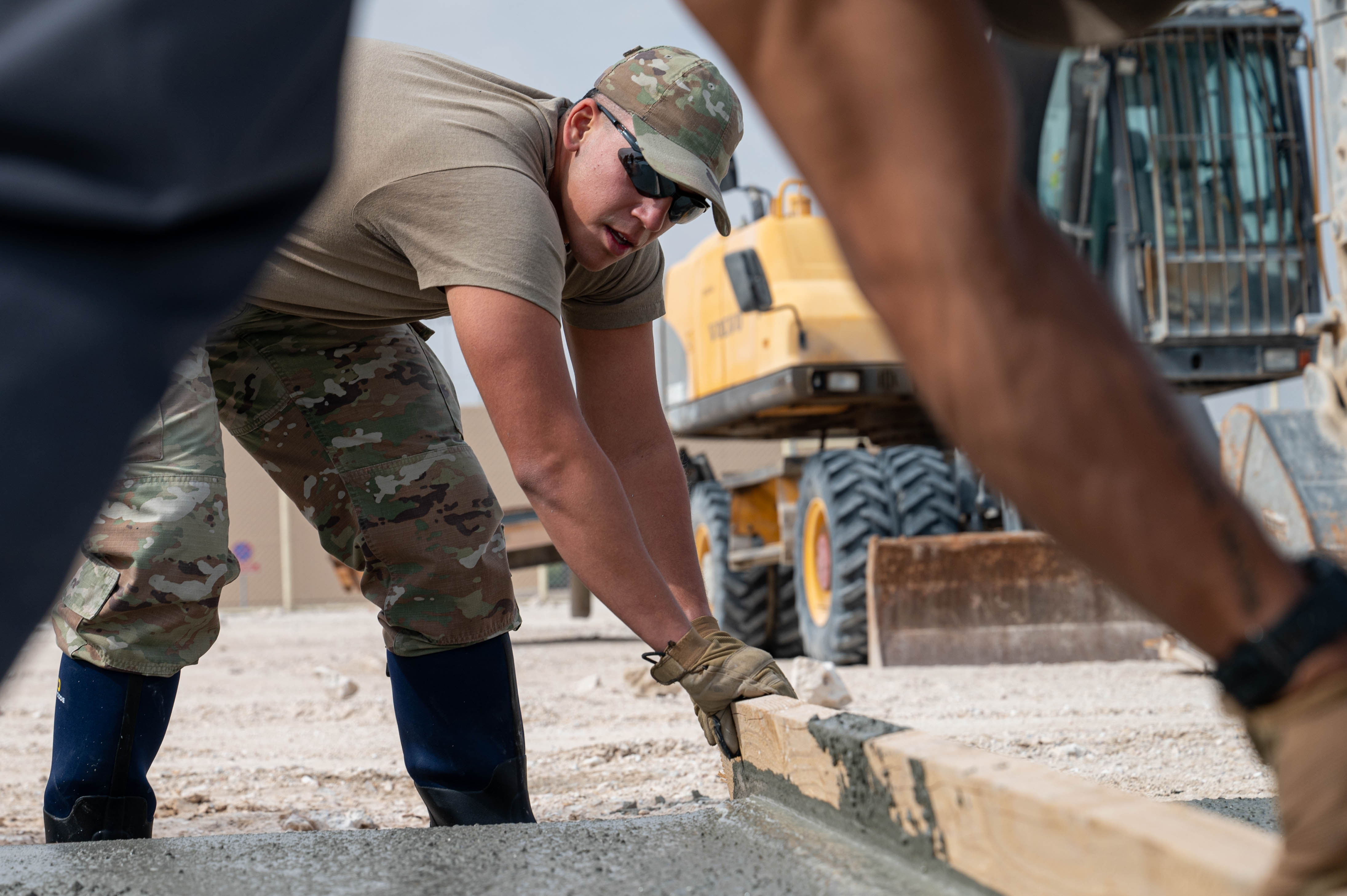 379th ECES continues enhancing AUAB > U.S. Air Forces Central > Article ...