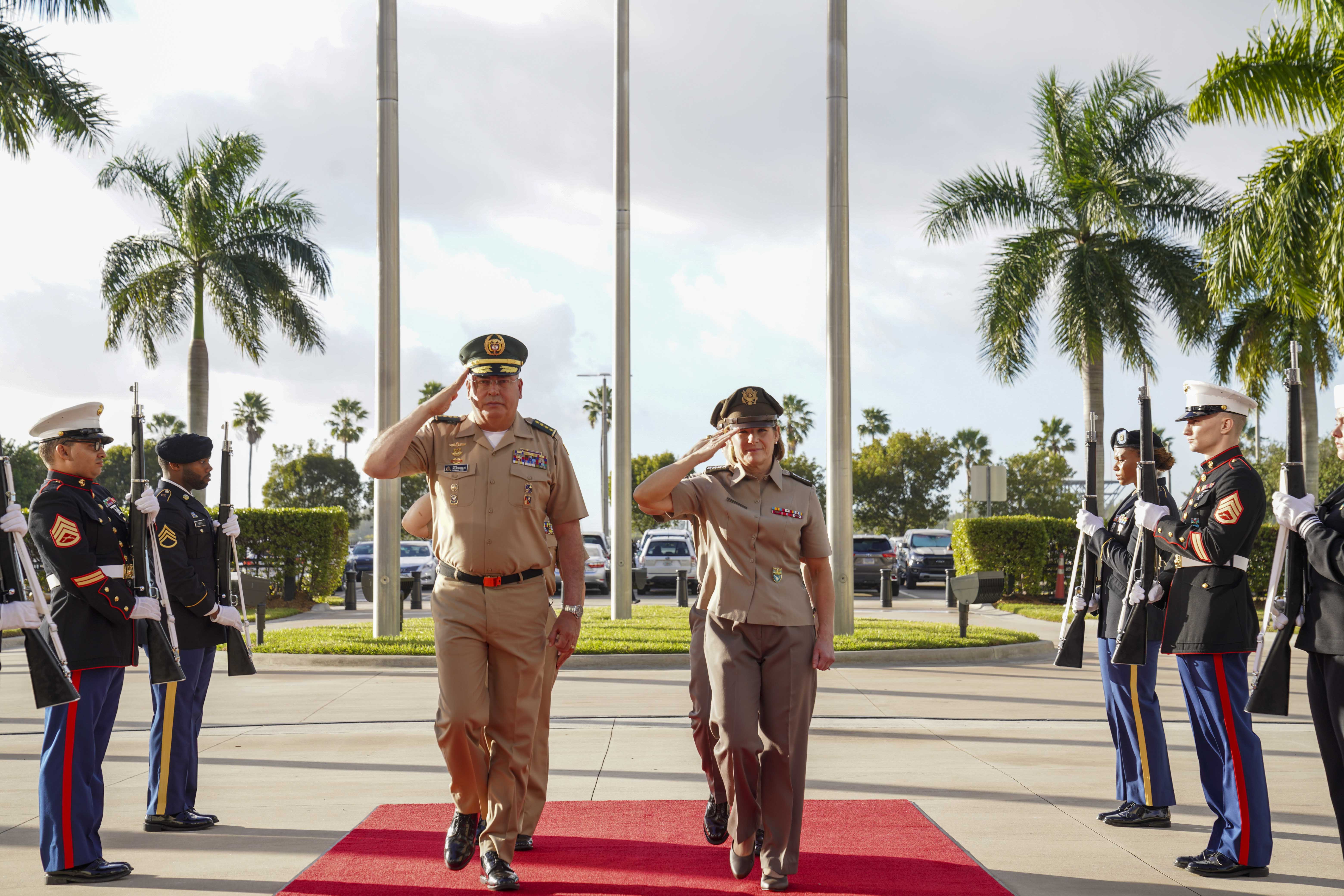 Gen. Helder Giraldo Visits SOUTHCOM