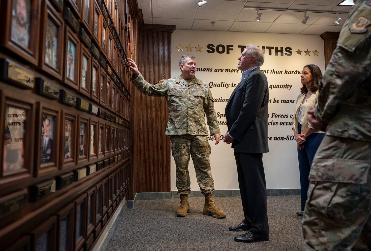 SecAF visits Hurlburt Field, observes AFSOC's Readiness for Future ...