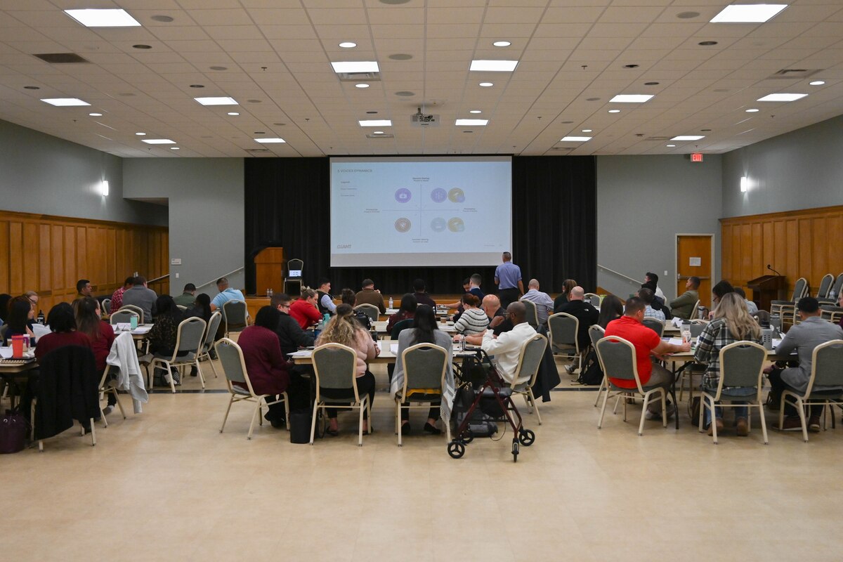 Military Sherpa gives seminar to Team Little Rock > Little Rock Air ...