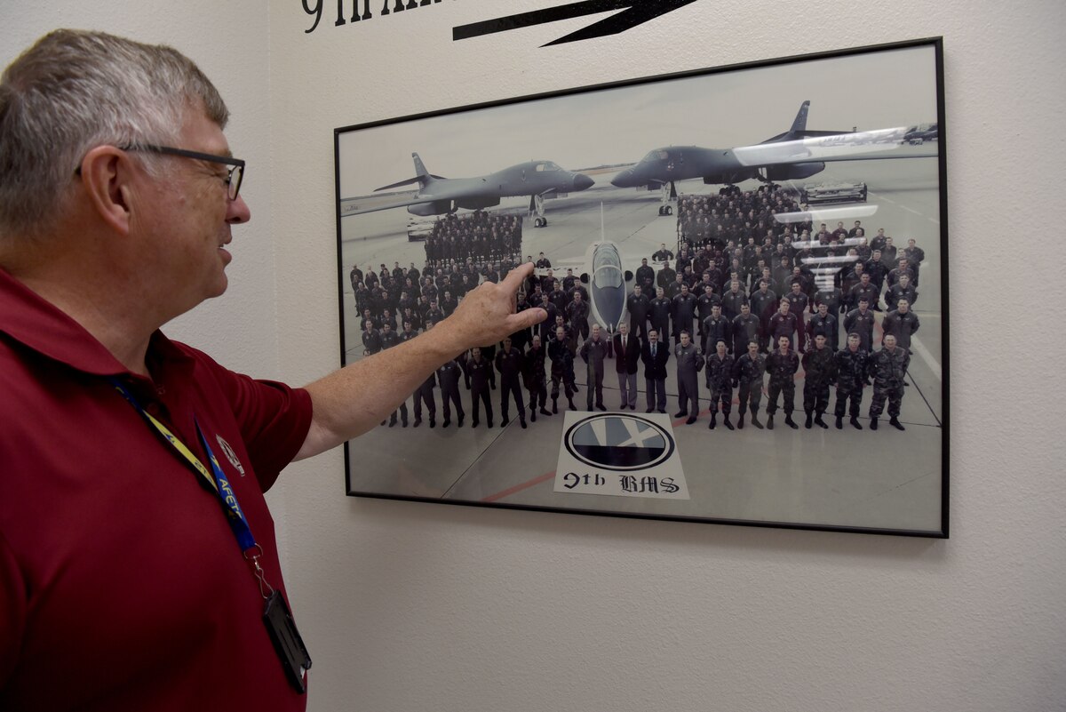 40 years and more: A man’s dedicated service to the Air Force > Dyess ...