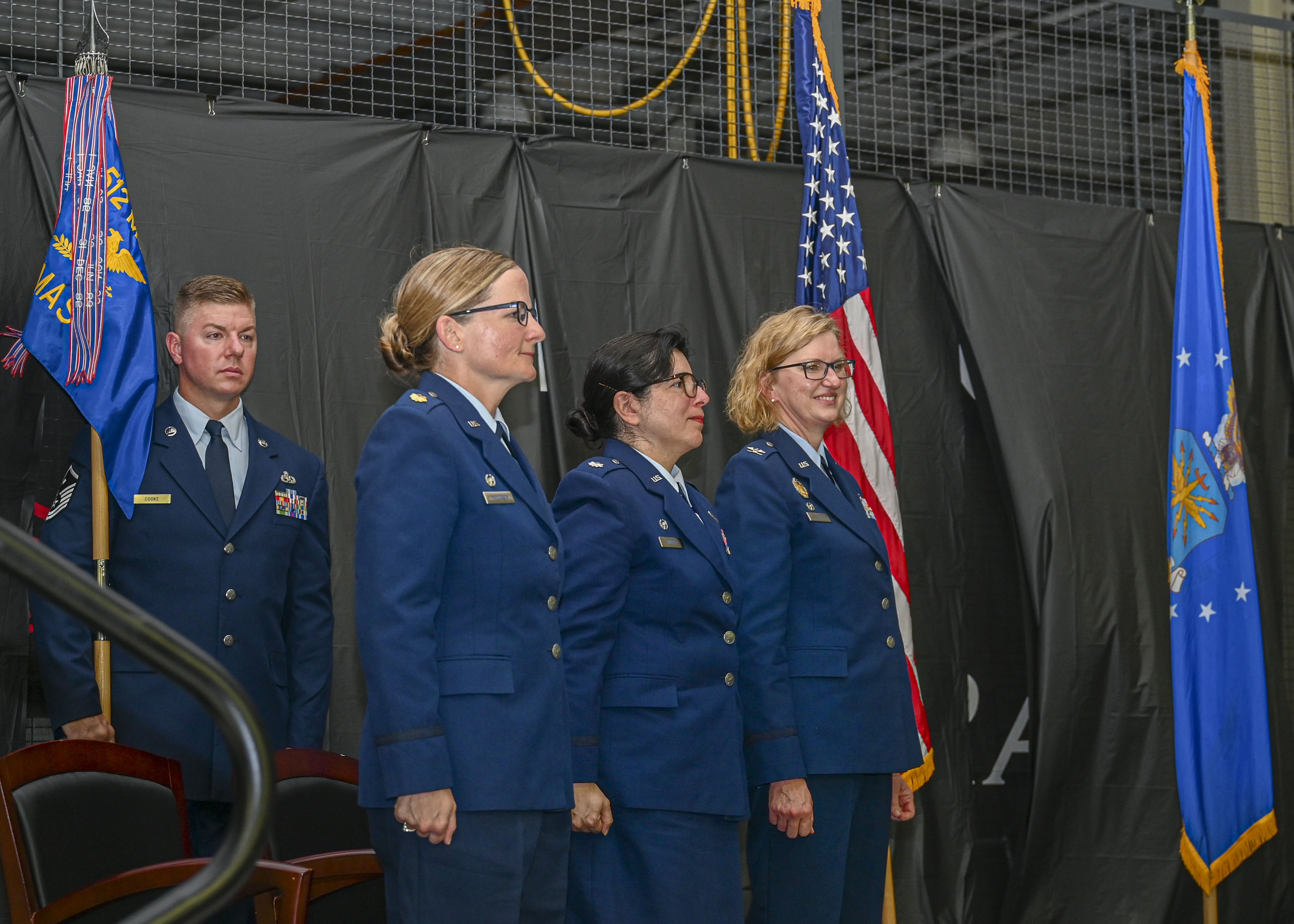 Wing welcomes two new commanders > 512th Airlift Wing > Article Display